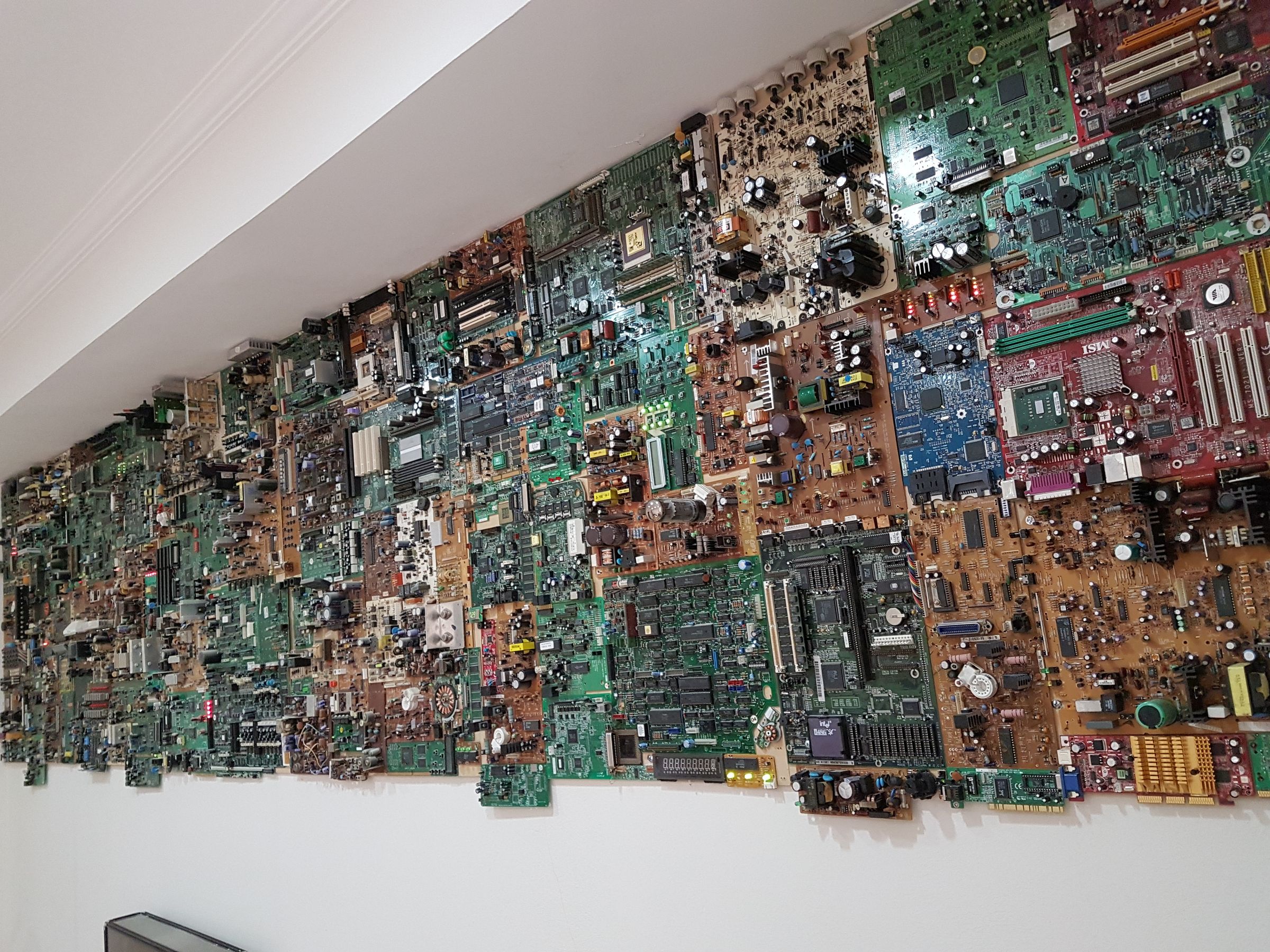 PCB Circuit Wall : 7 Steps (with Pictures) - Instructables