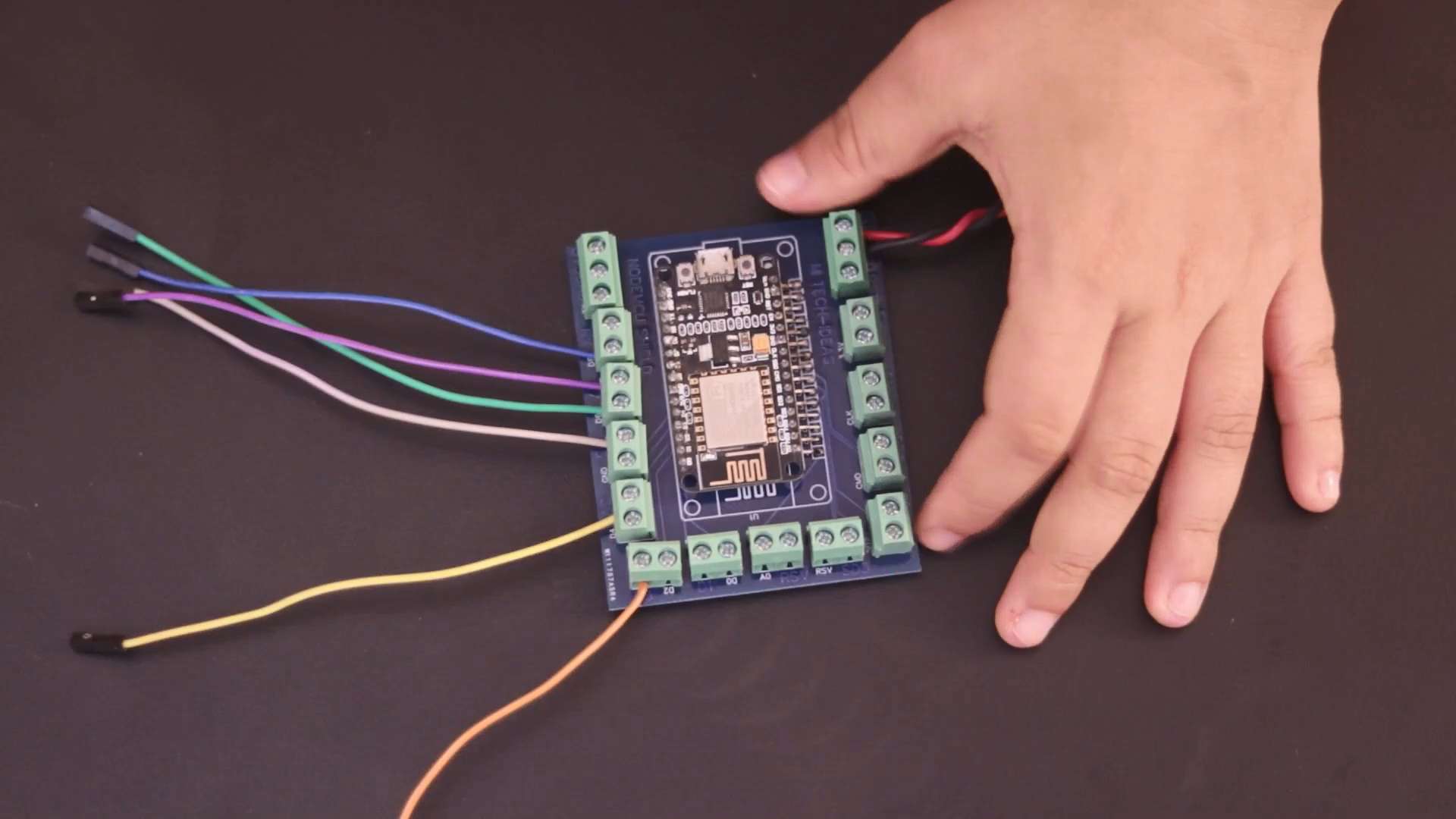 Wifi Controlled SUMO BOT : 8 Steps - Instructables