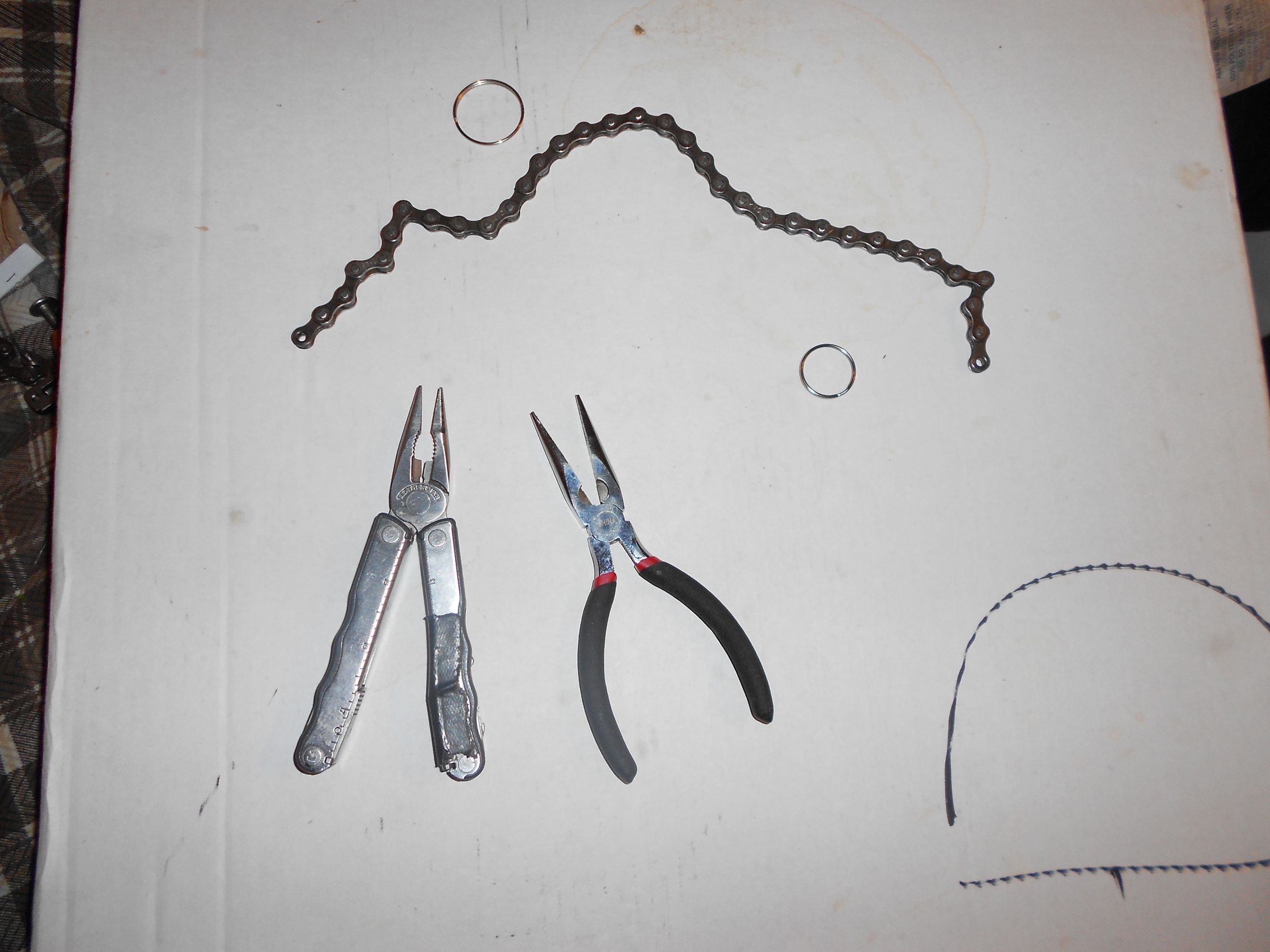 How to Make a Free Bending Bicycle Chain Wallet Chain : 4 Steps (with ...