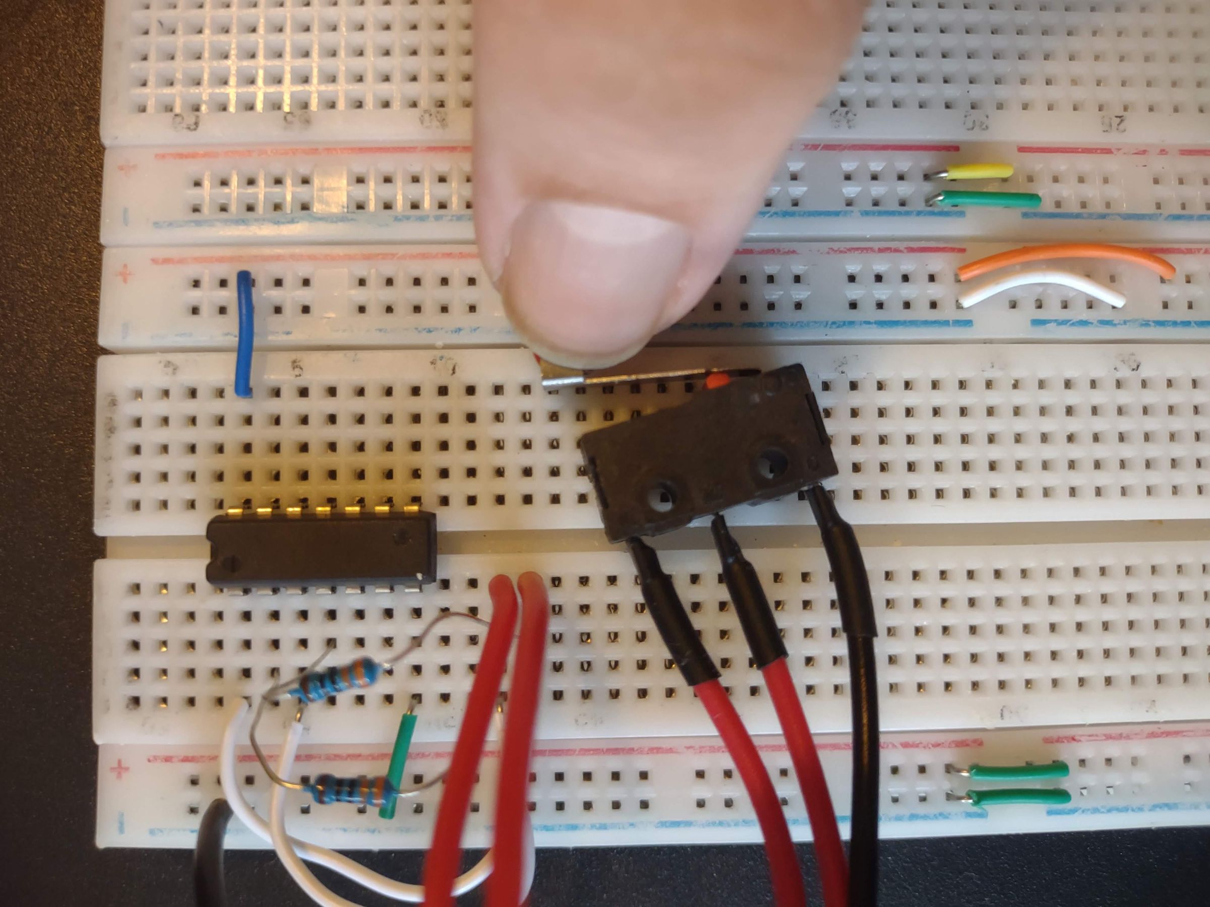 Hardware Debounced Switch Using a 74LS04 : 3 Steps - Instructables