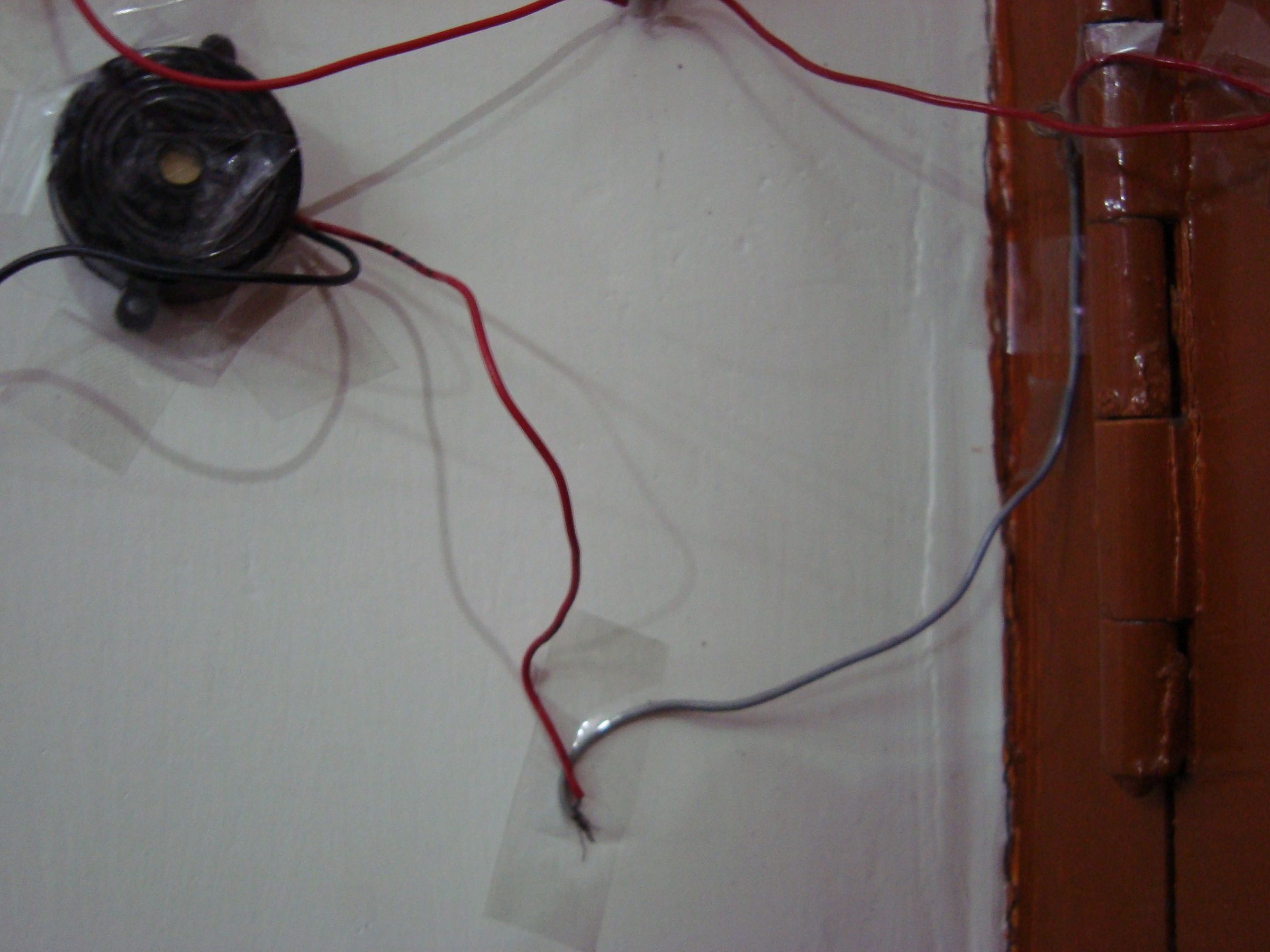 Easy Door Alarm! : 3 Steps - Instructables