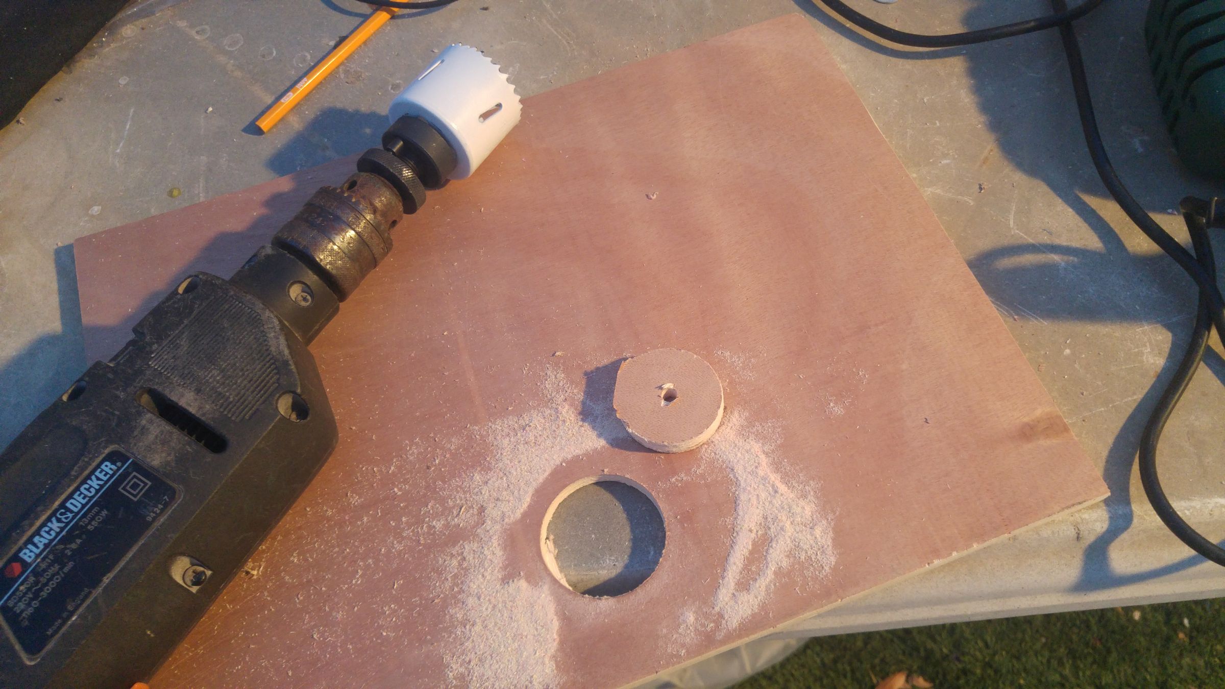 Easy to Make Small Router Table : 4 Steps - Instructables