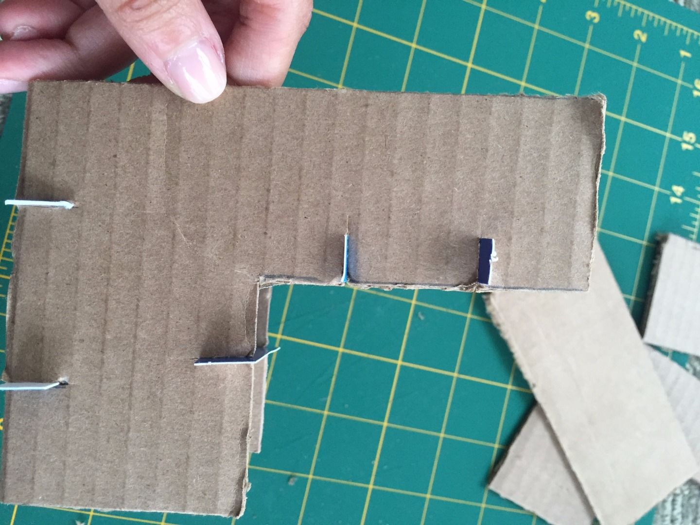 Miniature Cardboard Chairs for a Dollhouse : 9 Steps - Instructables