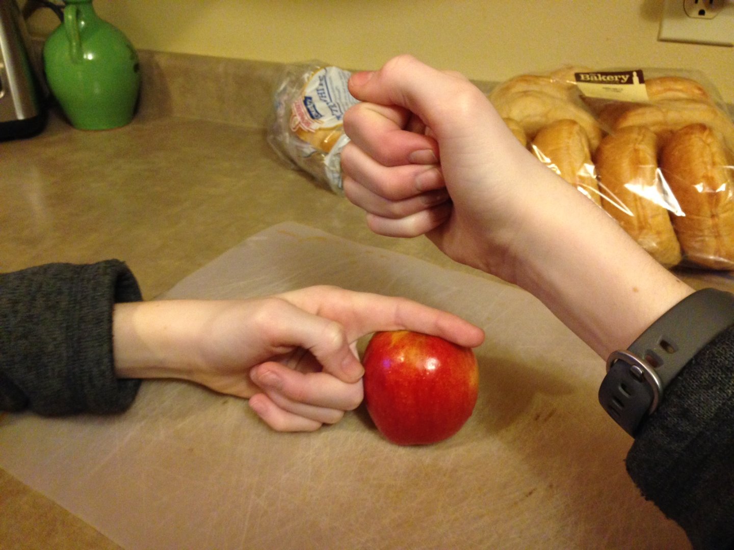 Split an Apple With One Finger! : 3 Steps - Instructables