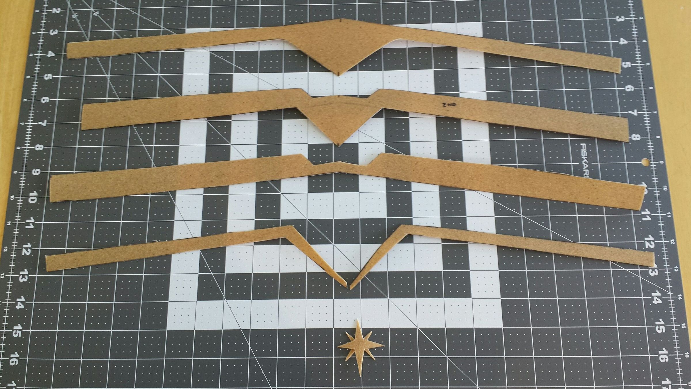 Wonder Woman Tiara : 9 Steps (with Pictures) - Instructables