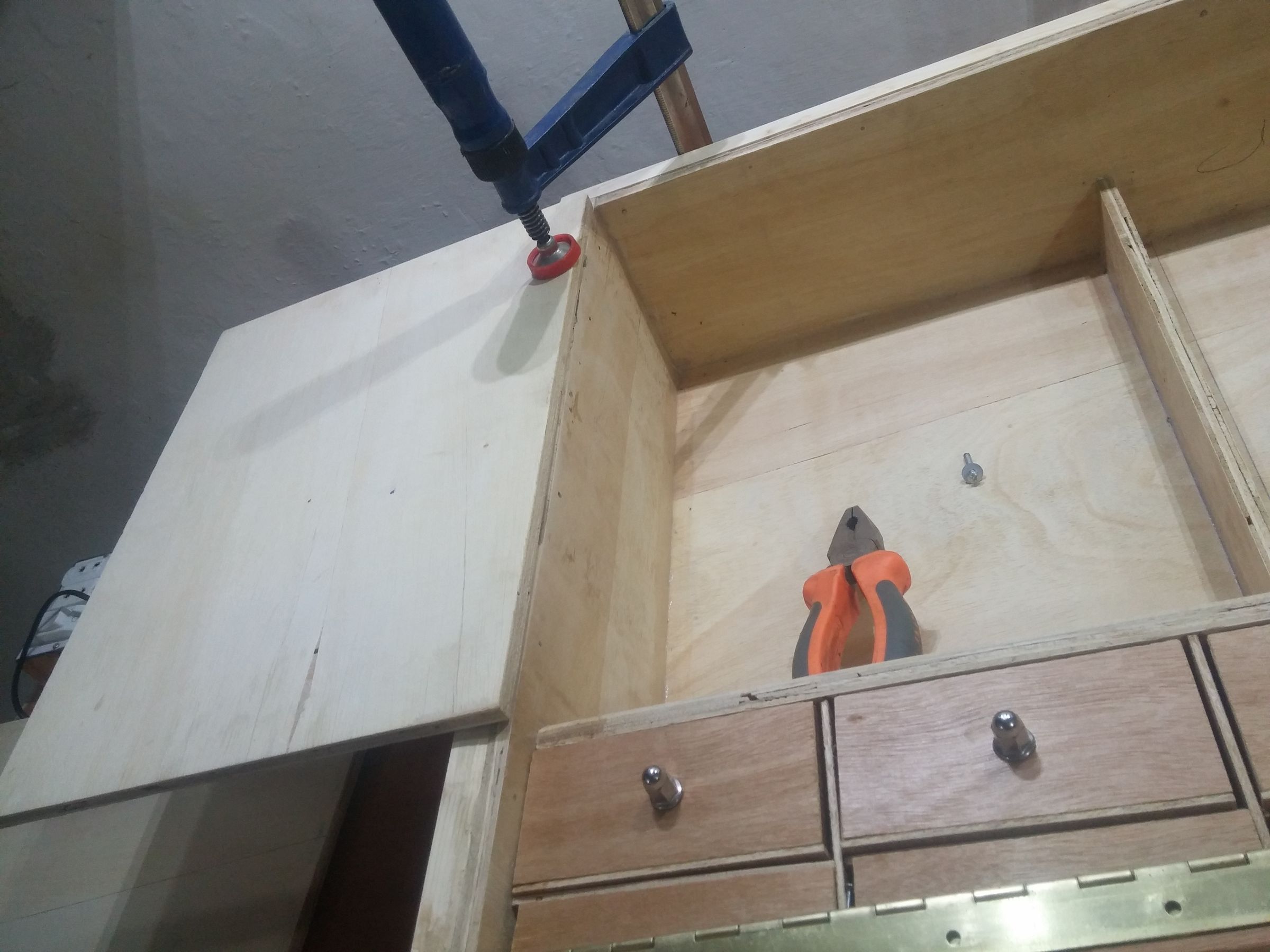 DIY PORTABLE WORK STATION : 13 Steps (with Pictures) - Instructables