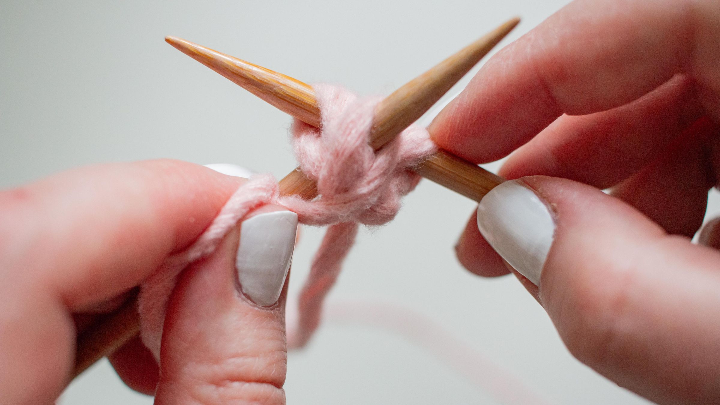 Alternating Cable Cast on in the Round Tutorial : 13 Steps (with ...