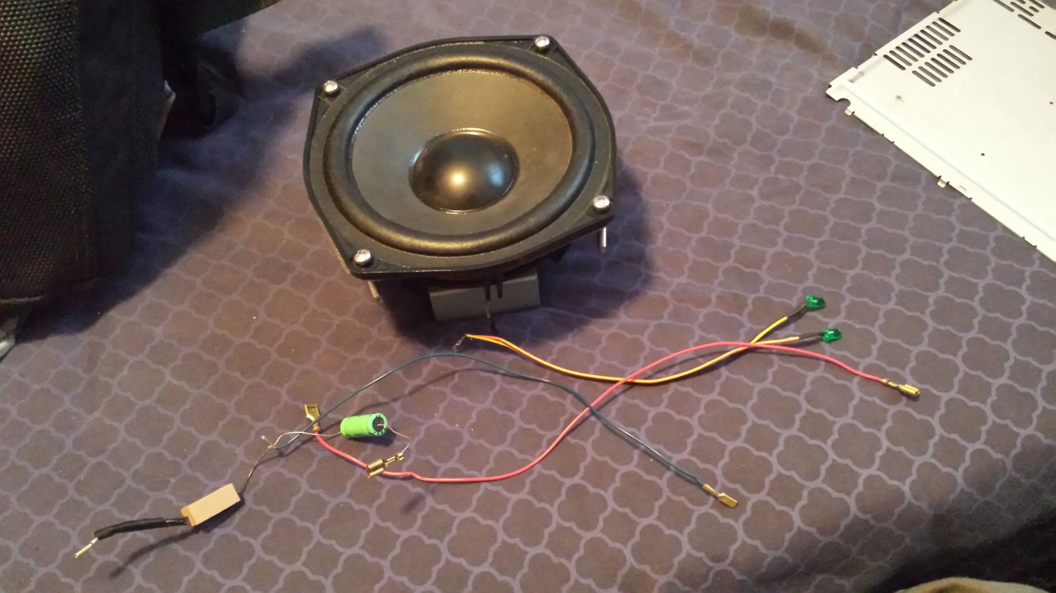 How to Make an LED Input/clip Indicator (plus Light Show) for Speakers ...