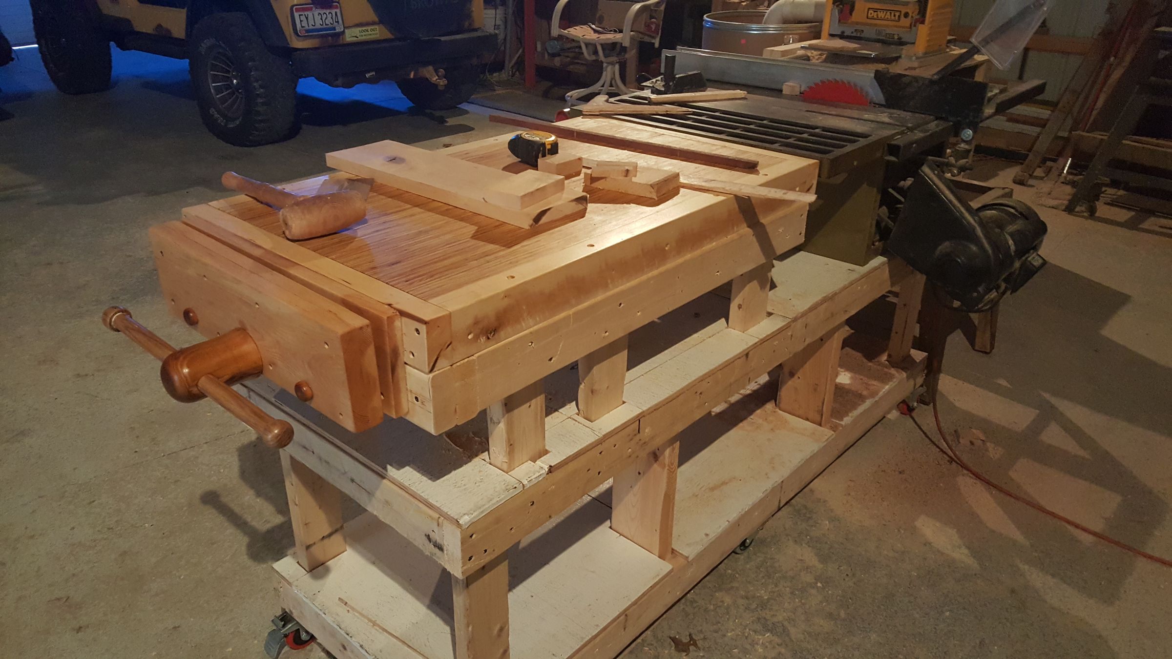 Mobile Table Saw Bench : 7 Steps (with Pictures) - Instructables