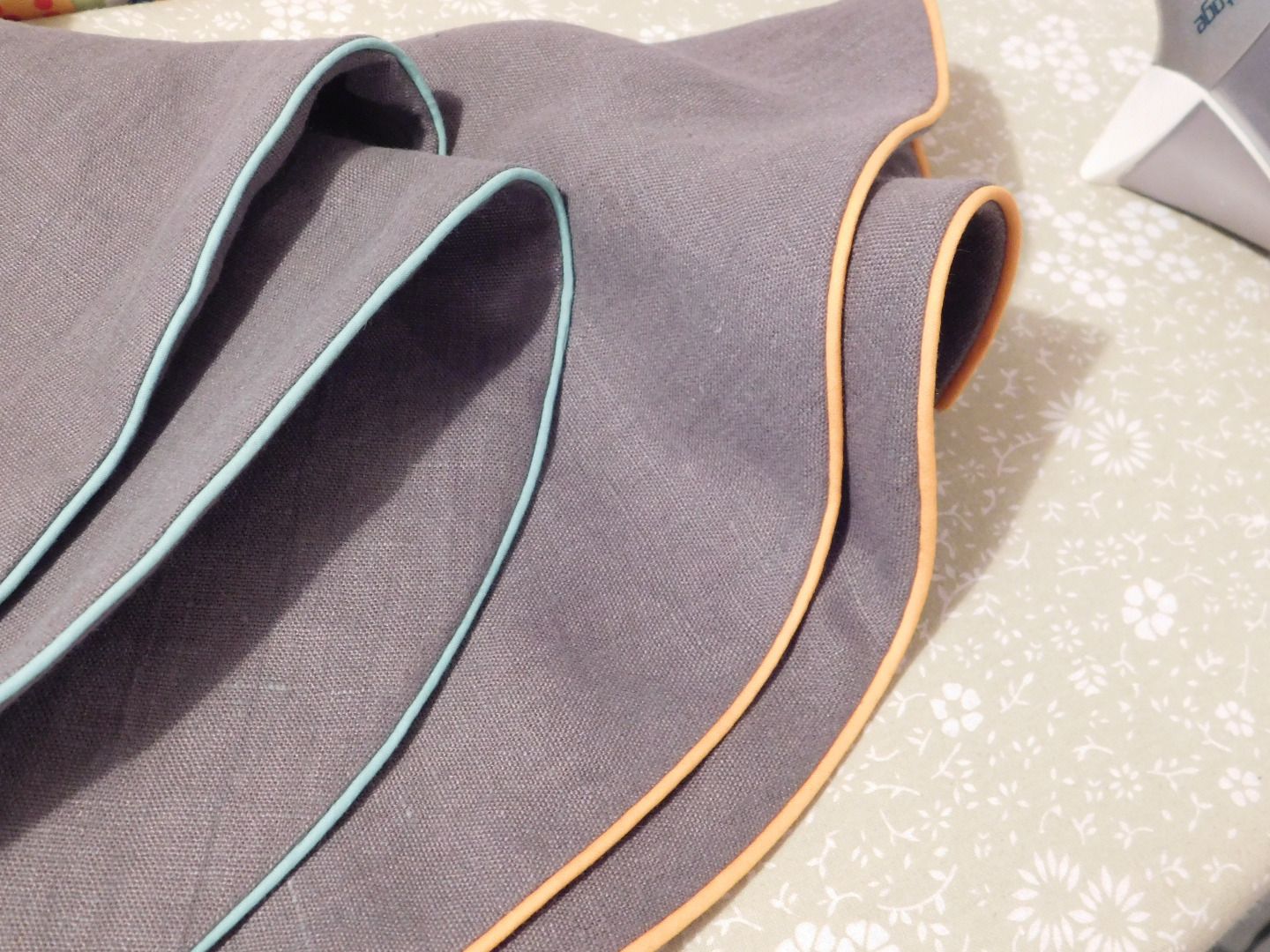 Dining Chair Slipcover - Easy : 9 Steps (with Pictures) - Instructables