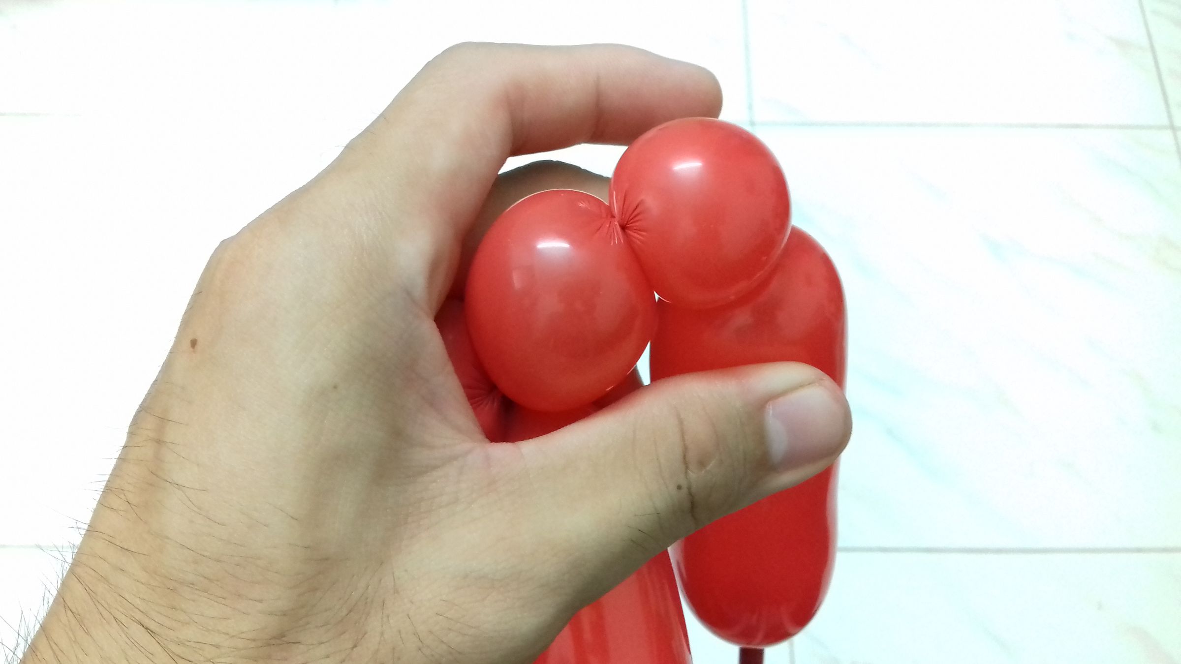 Balloon Twisting- Basic Skills- Types of Twists : 4 Steps - Instructables