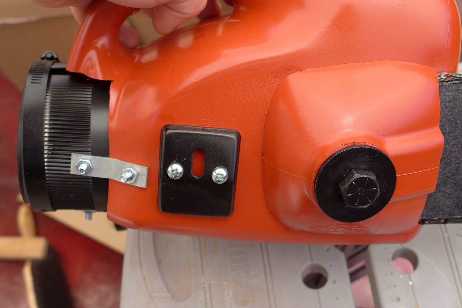 Evil Dead 2 Chainsaw : 12 Steps (with Pictures) - Instructables