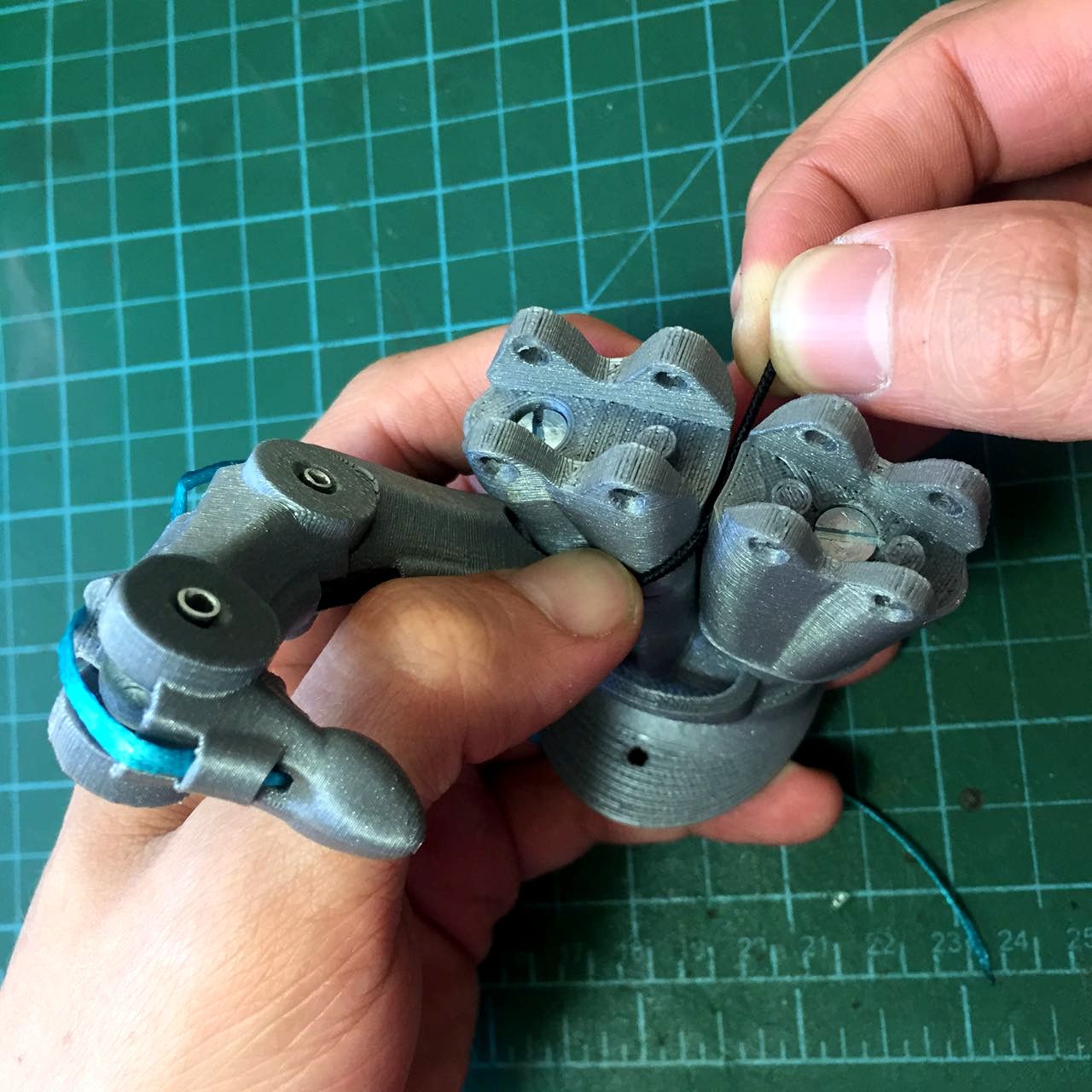 3D Printed Bionic Hand Skeleton : 8 Steps (with Pictures) - Instructables