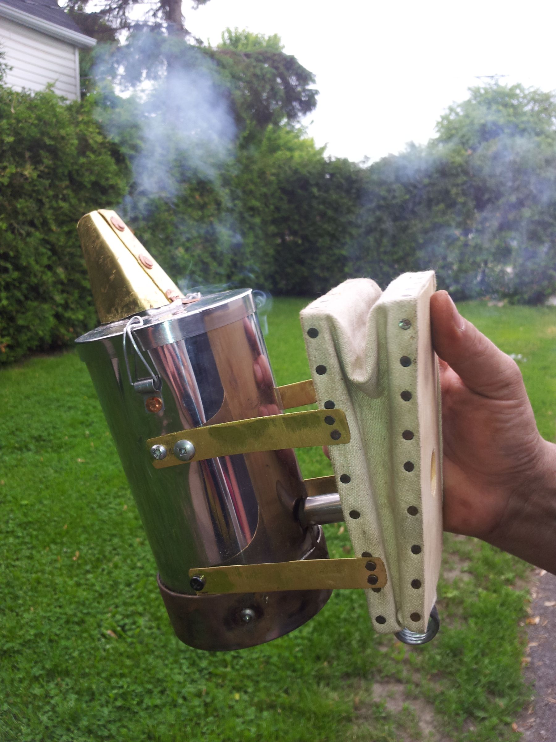 Bellows Bee Smoker for the Home Apiarist : 8 Steps (with Pictures ...