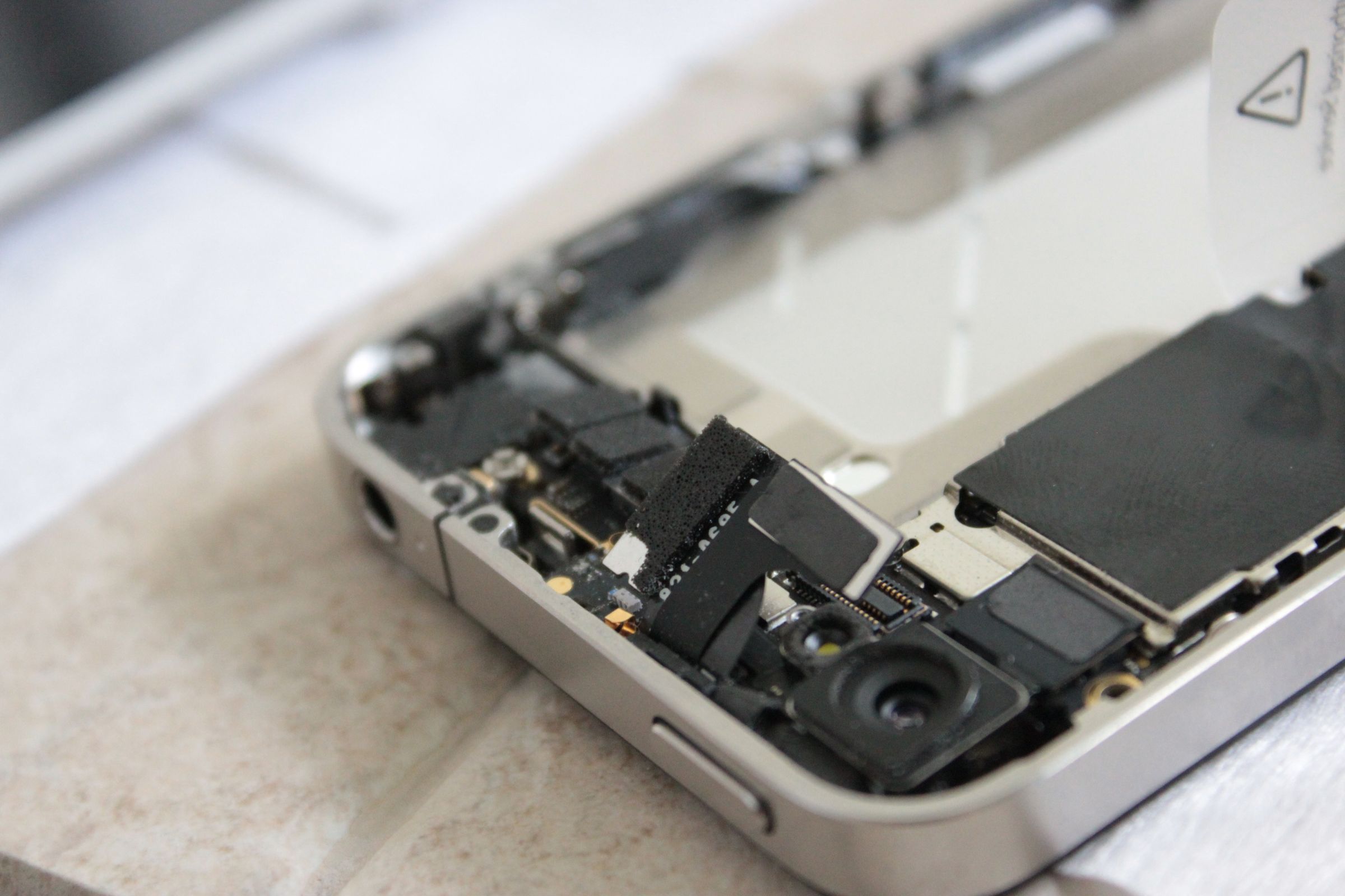 Guide to IPhone 4 Screen Replacement : 17 Steps (with Pictures ...