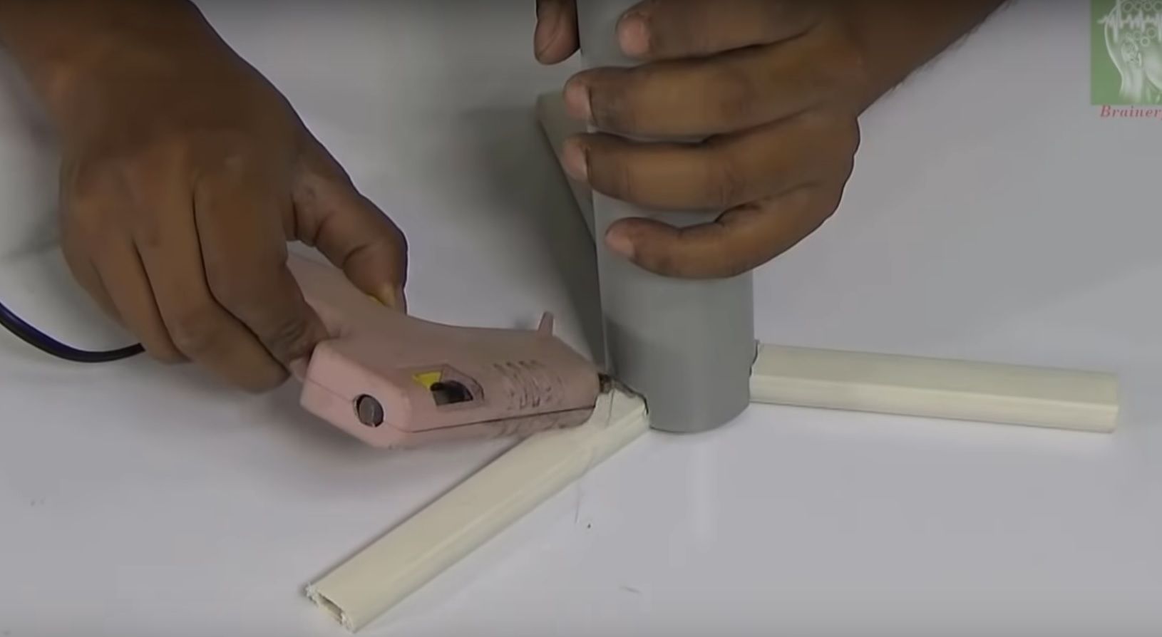 A Simple Robotic Arm Controlled Over Actual Hand Movement : 7 Steps ...