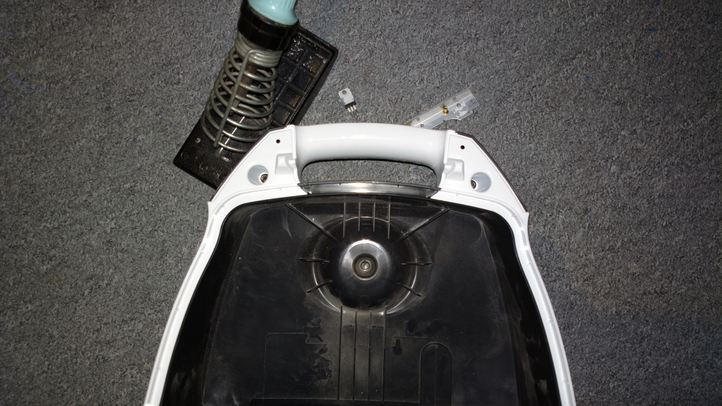 Vacuum Cleaner Loss of Suction Fix (AEG AJM 6820 Jetmaxx) : 3 Steps ...