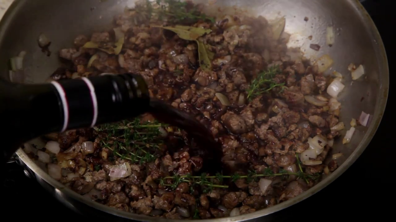 How to Cook a Red Wine Reduction Sauce : 10 Steps - Instructables