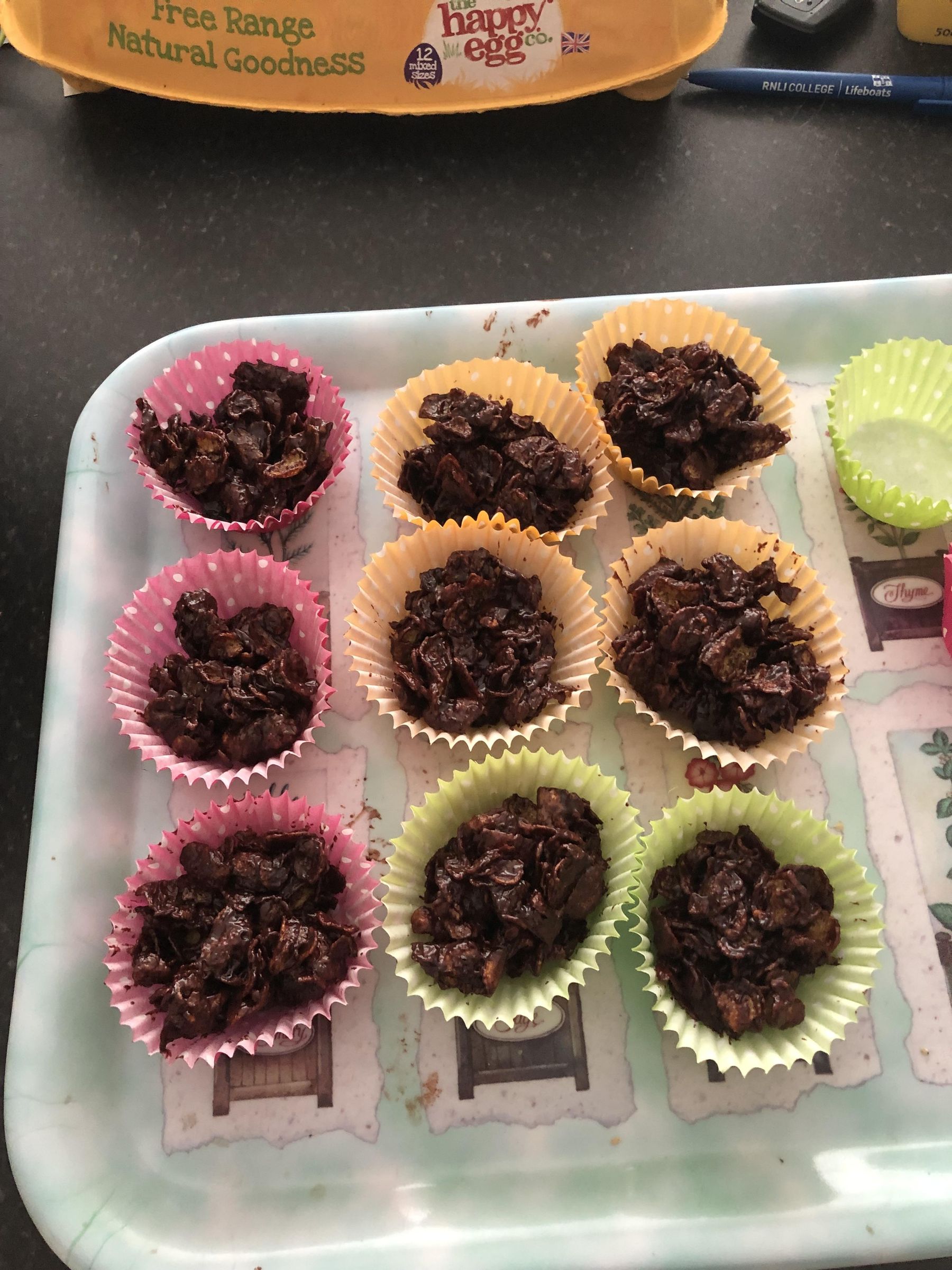 Scrumptious Rum + Raisin Chocolate Flavour Cornflake Cookies : 4 Steps ...