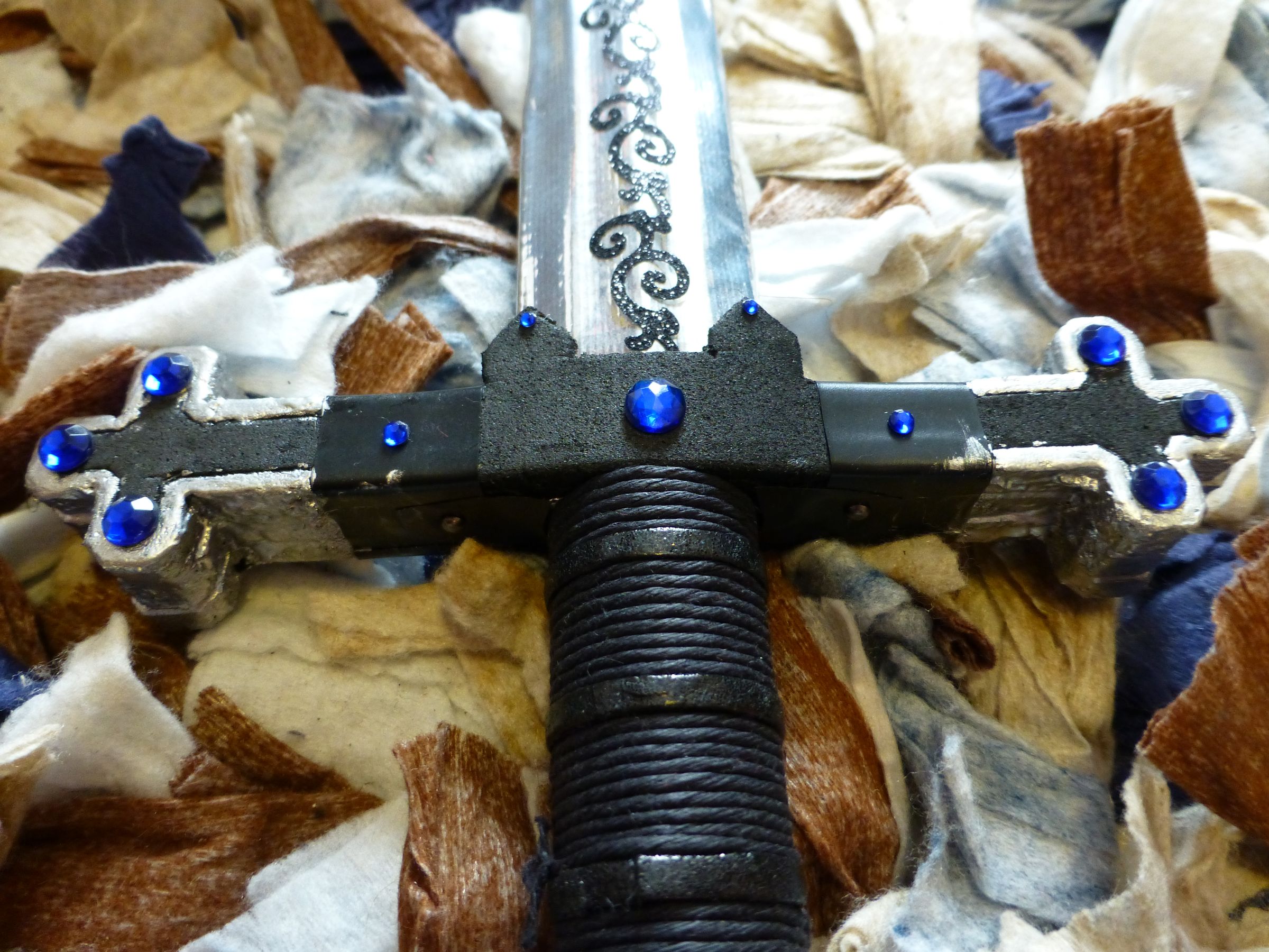 DIY Foam Weaponry : 9 Steps - Instructables