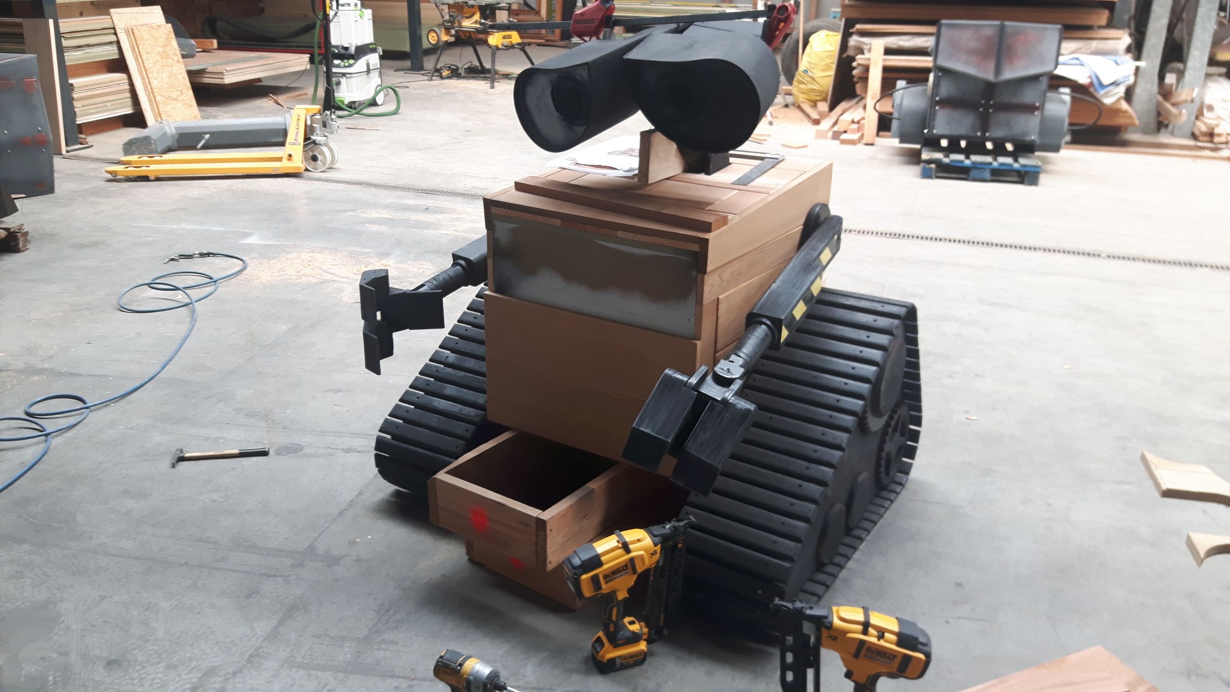 Wall-E!! : 5 Steps (with Pictures) - Instructables