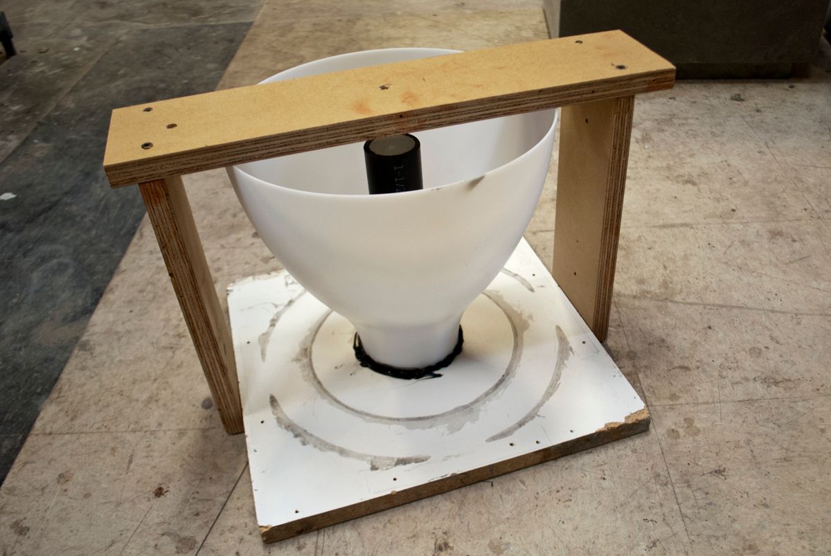 DIY CONCRETE:: Umbrella Base : 4 Steps (with Pictures) - Instructables