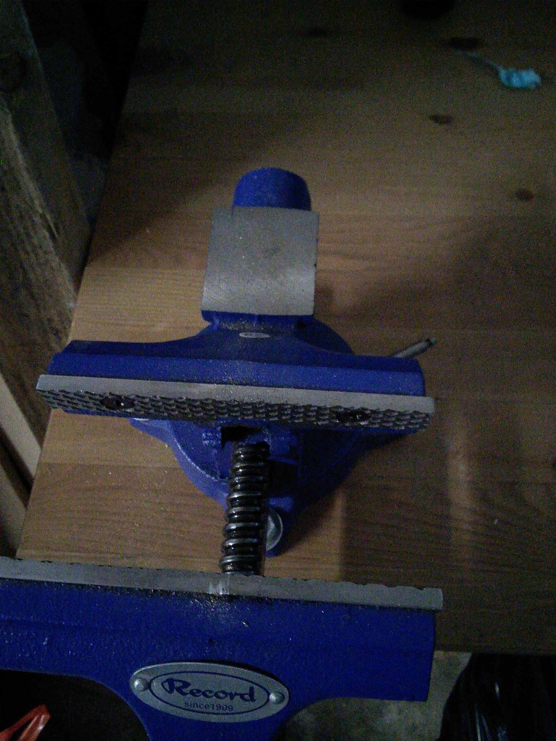 Magnetic Wooden Vise Bumpers : 4 Steps - Instructables