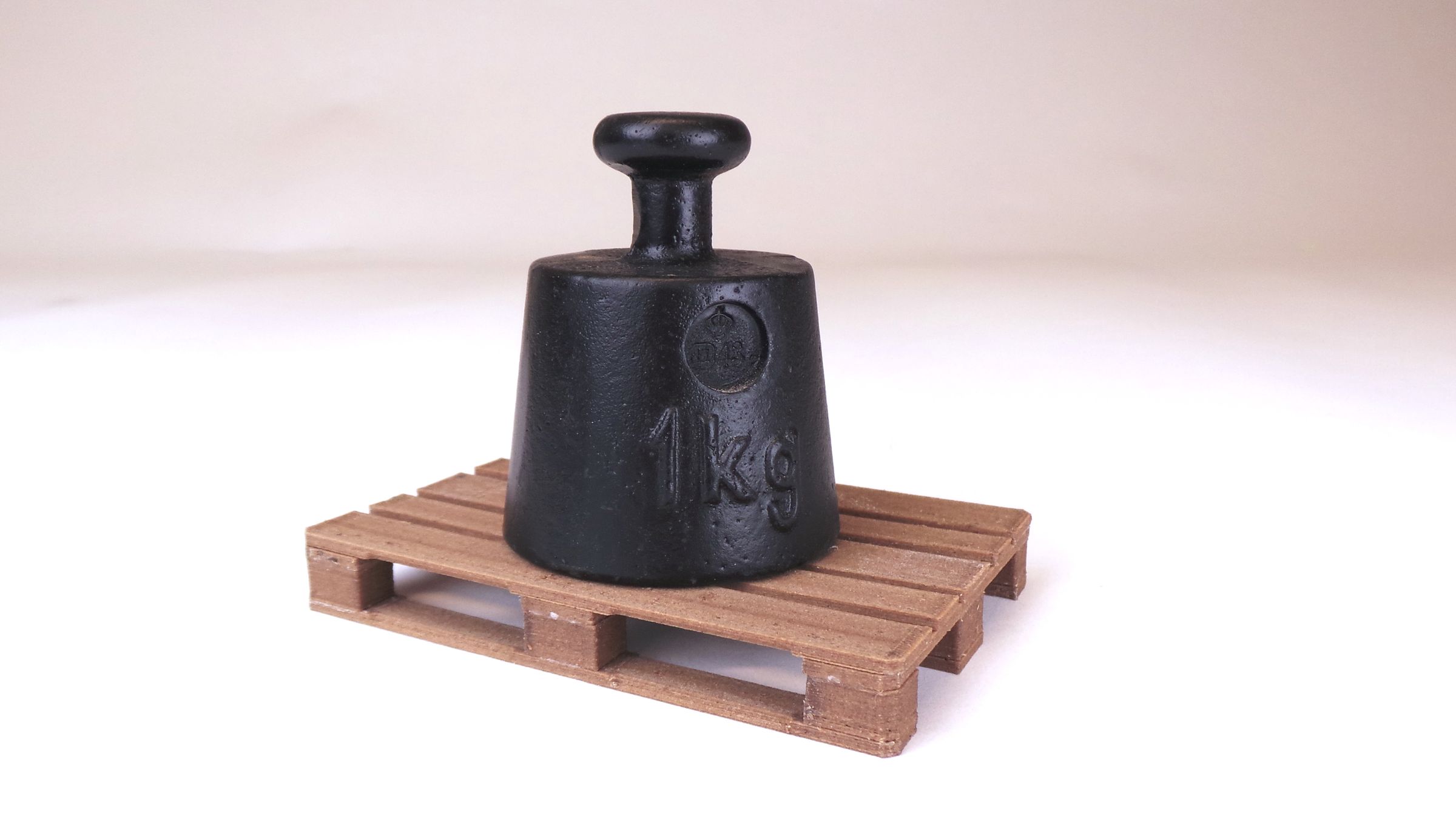 3D-printed Scale Model of EUR Pallet (made of Wood-based Filament) : 6 ...