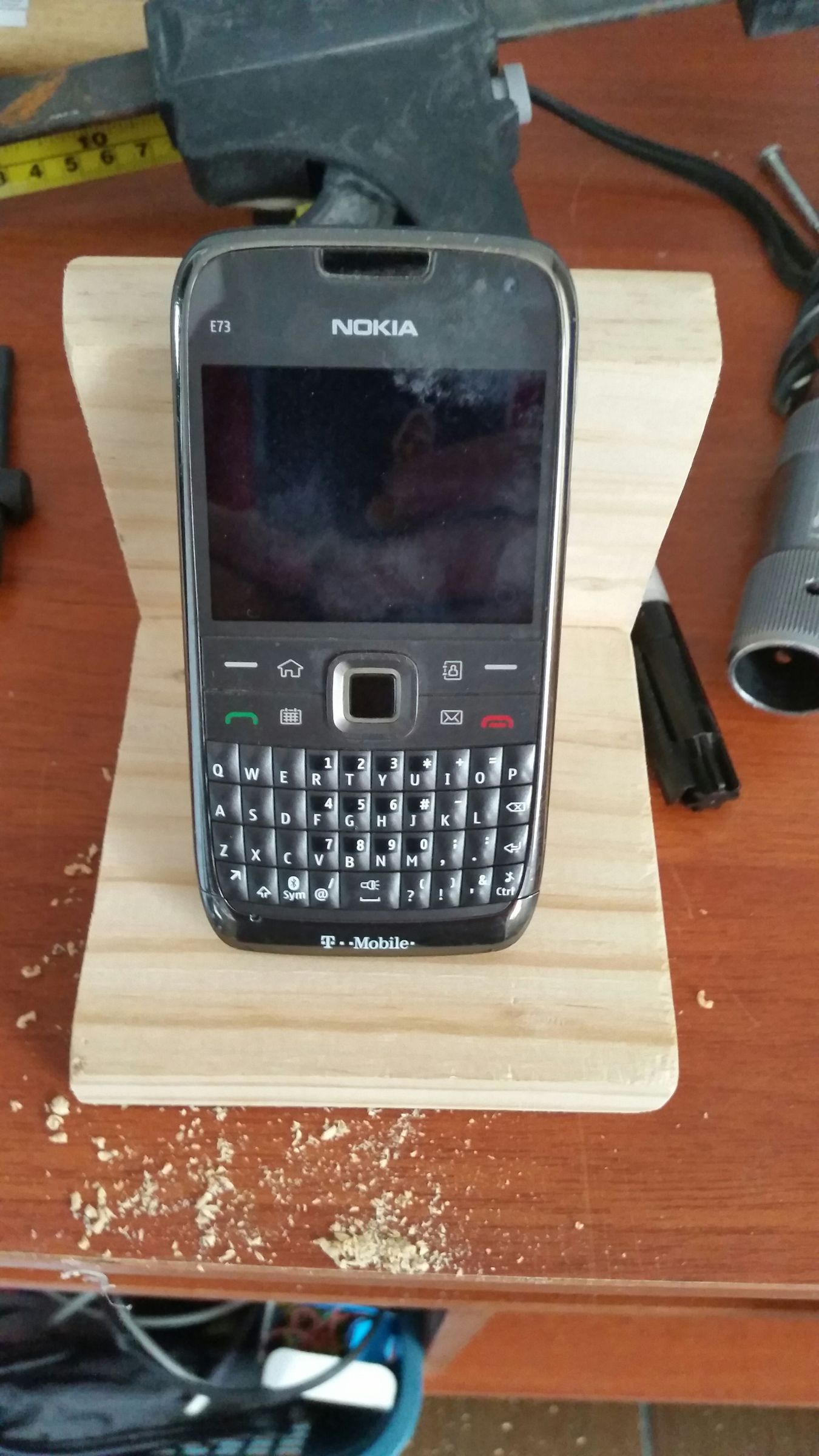 Universal Cheap Phone Stand : 8 Steps - Instructables