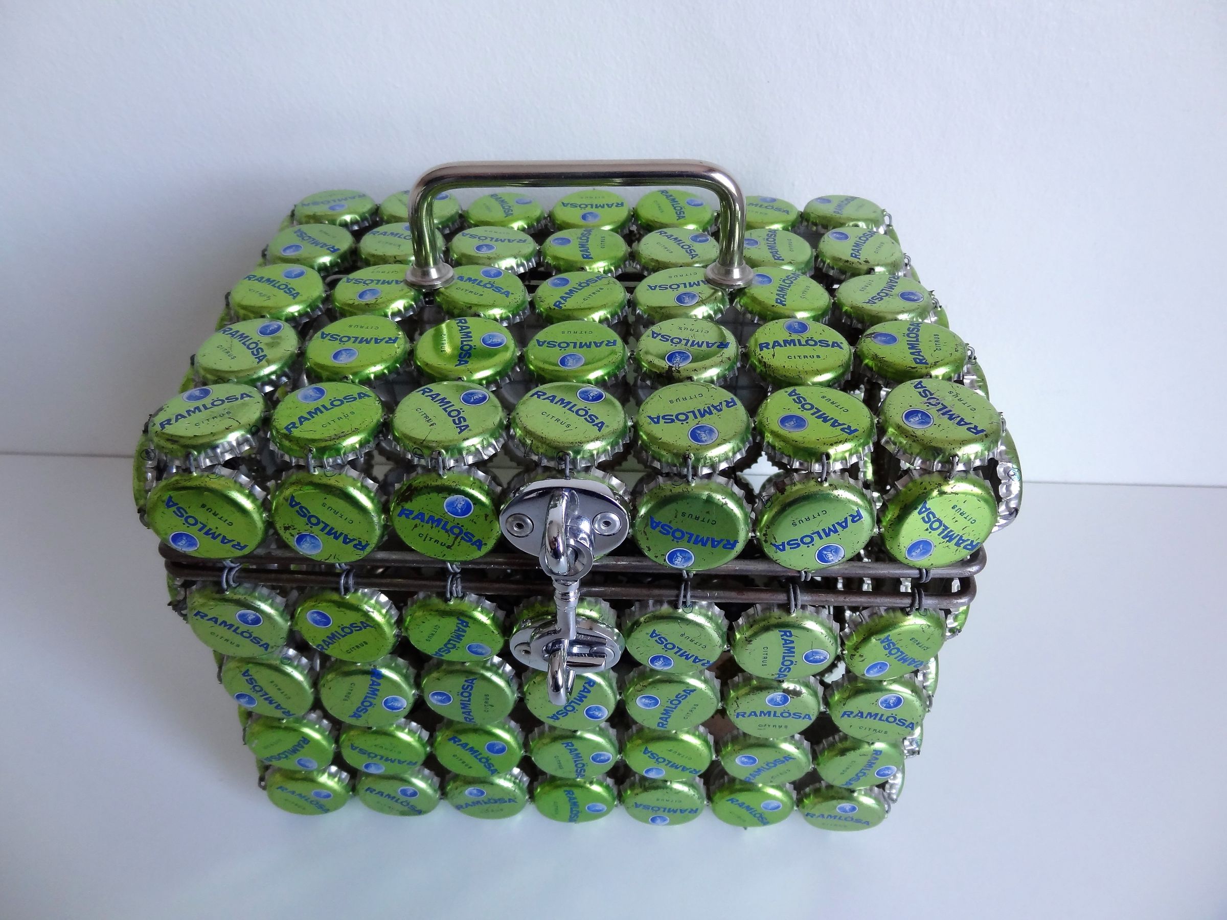 Make a Bottle Cap Bag : 11 Steps (with Pictures) - Instructables