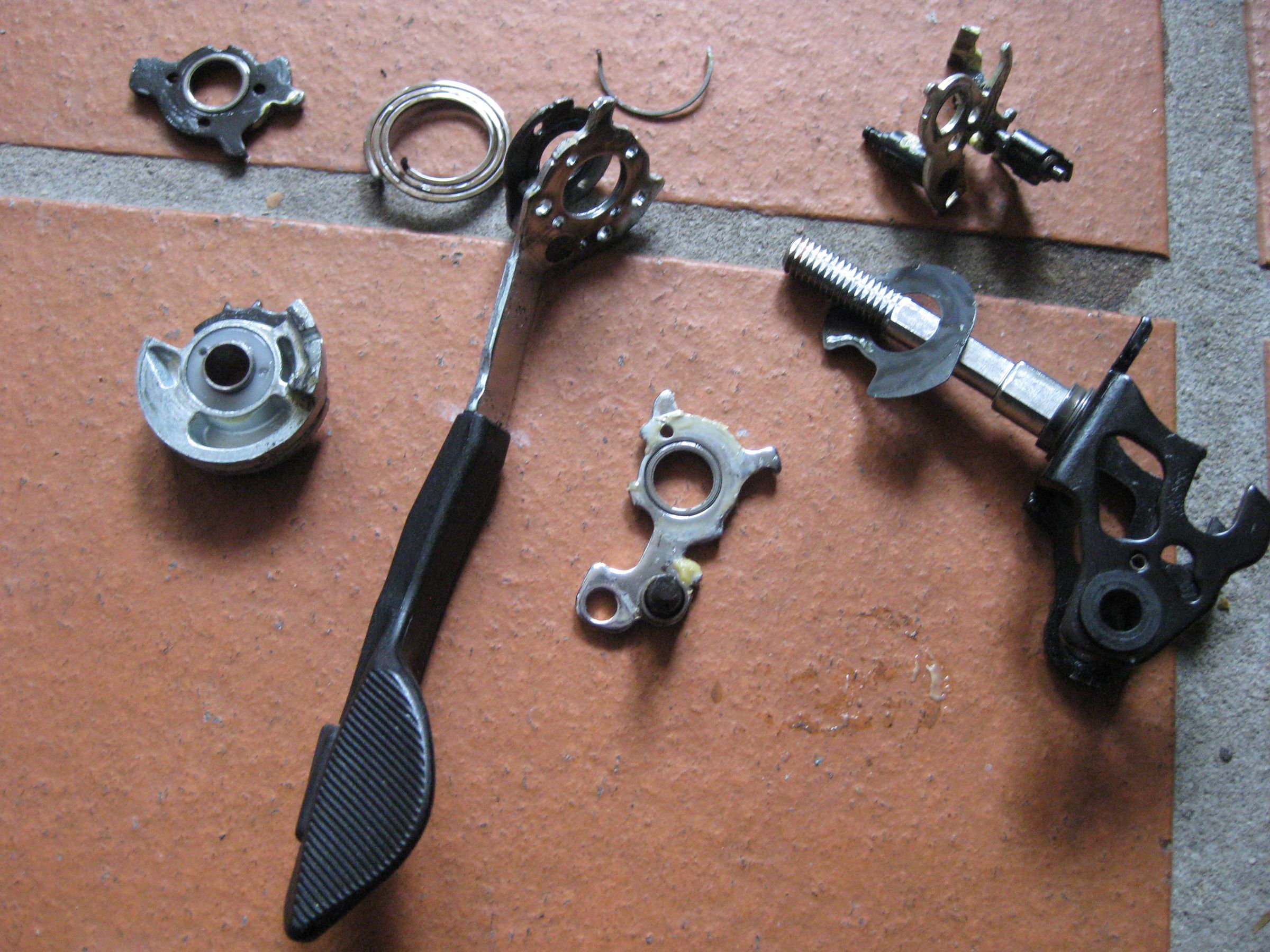 How to Thoroughly Destroy a Shimano 105 STI 5600 Flight Deck Left ...