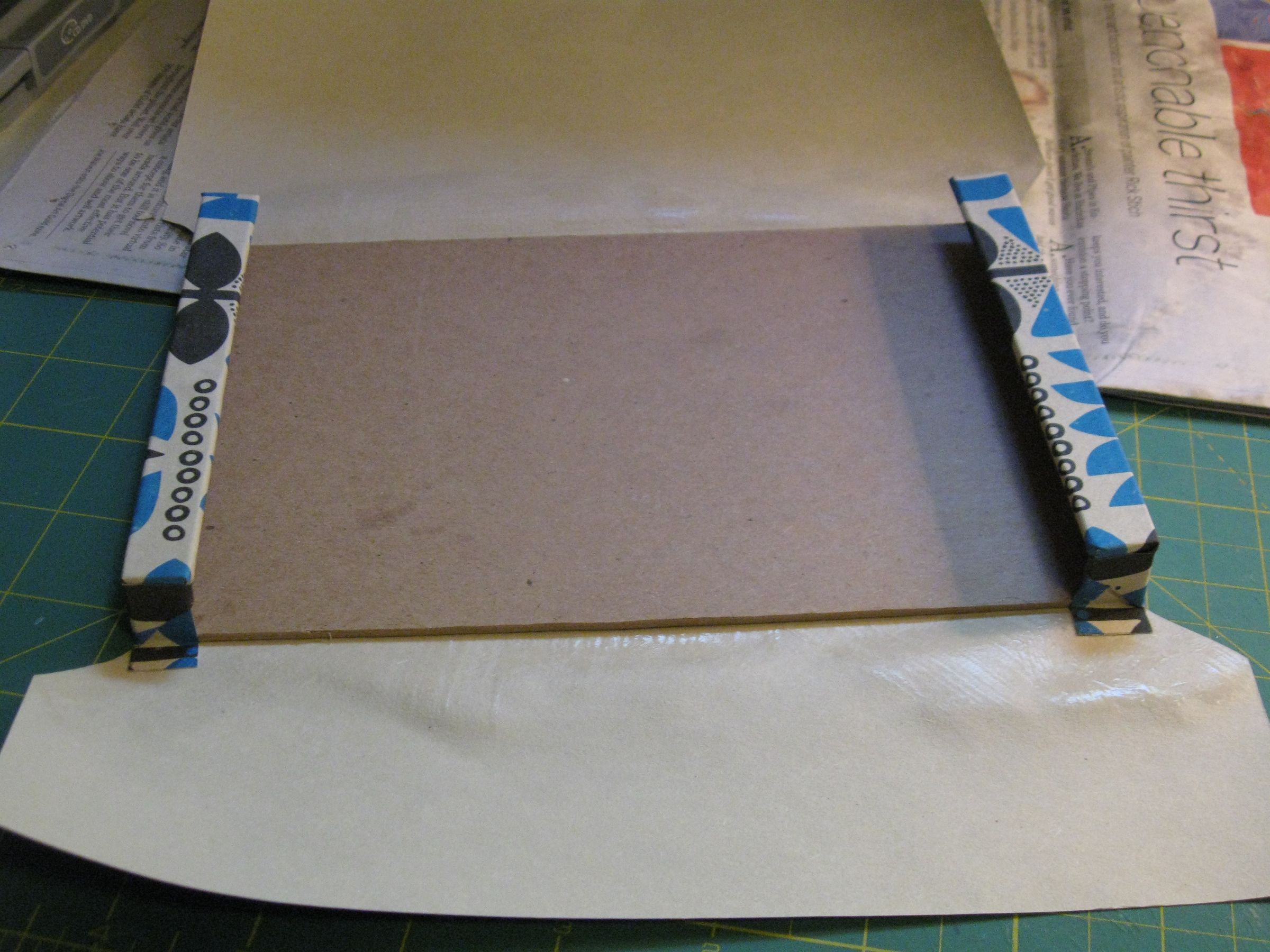 Kindle Cover W/ Magnetic Closure - Instructables