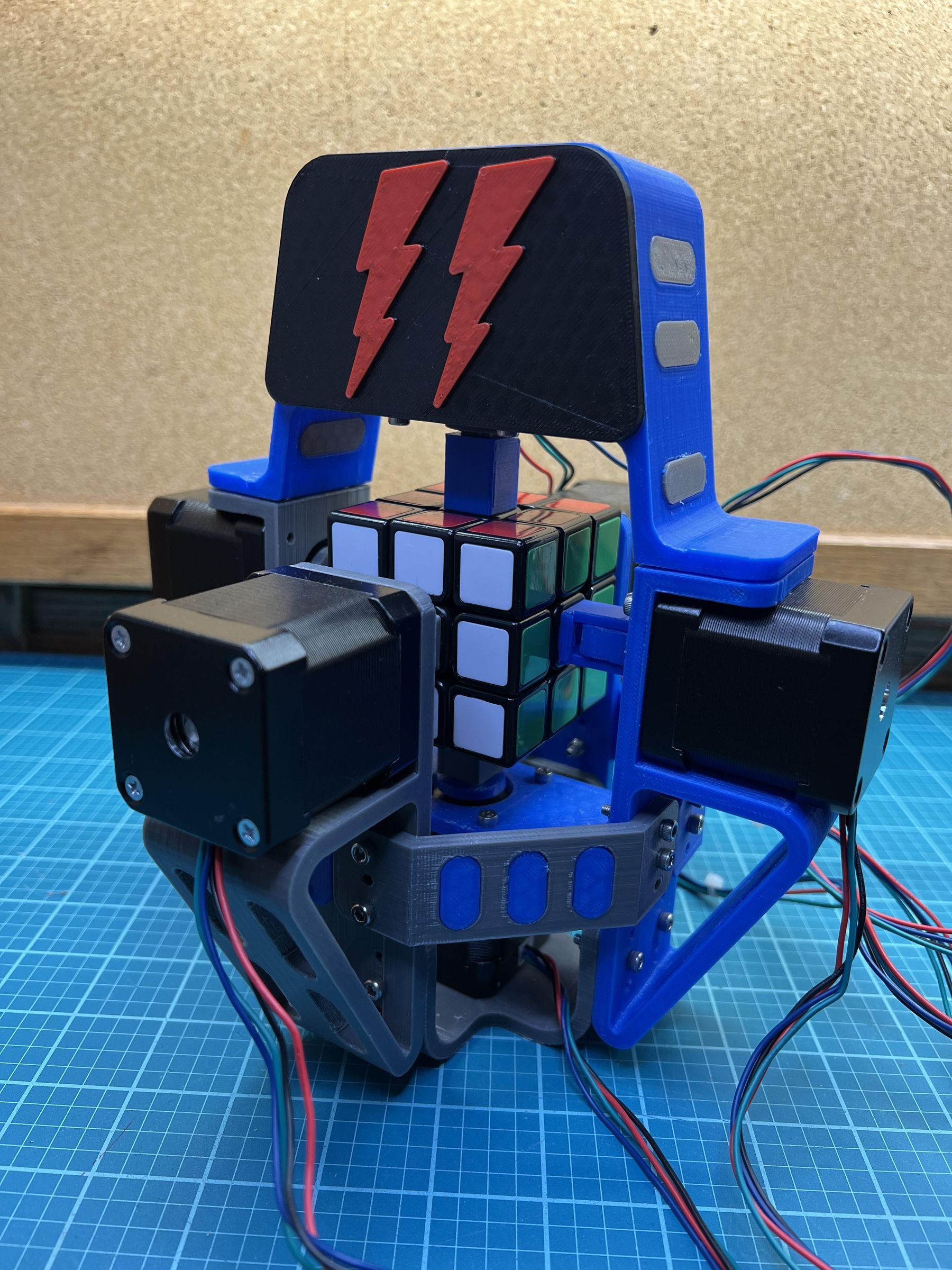 Rubik's Cube Solver : 9 Steps (with Pictures) - Instructables