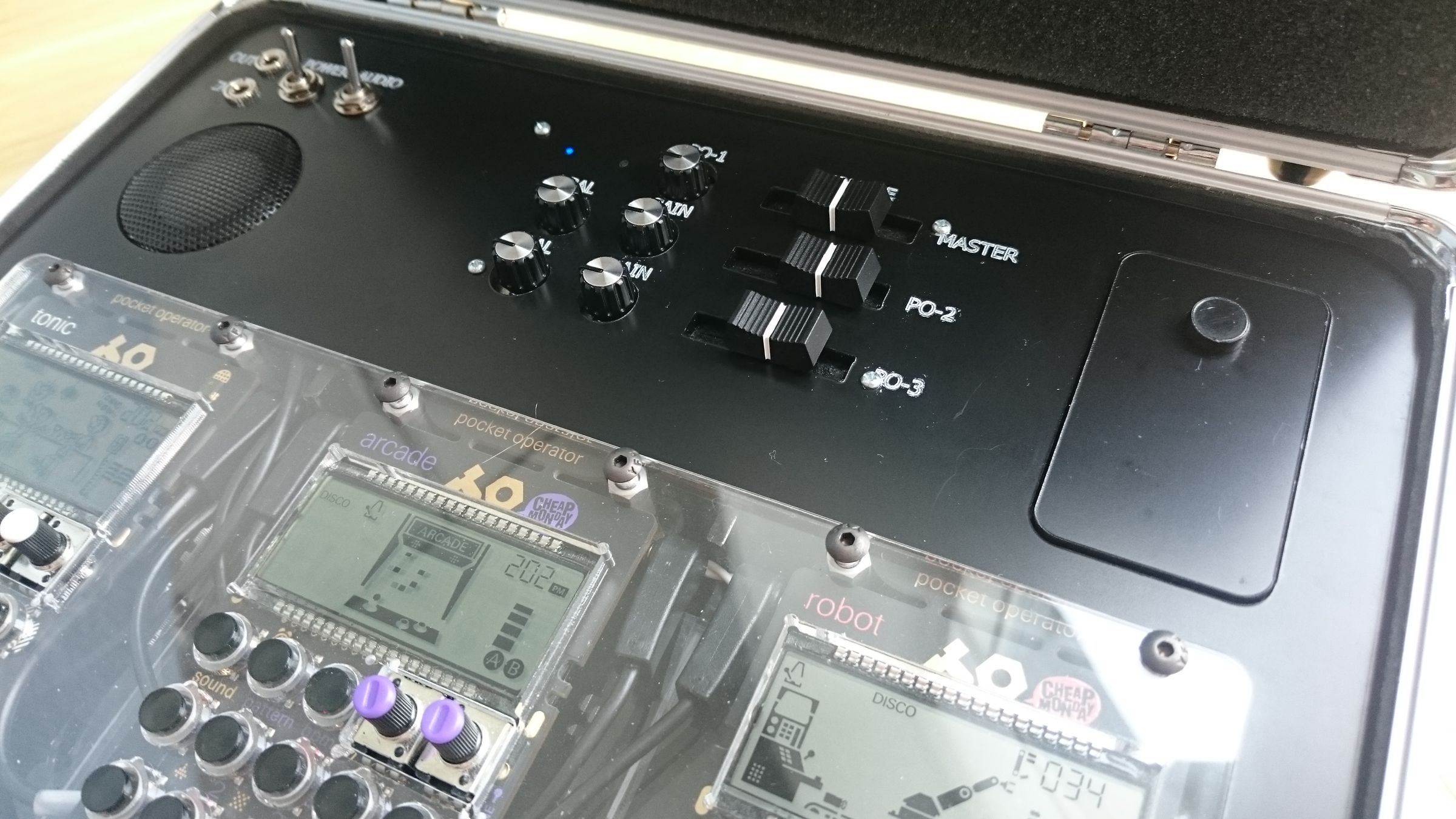 Pocket Synth Briefcase V2 : 7 Steps (with Pictures) - Instructables