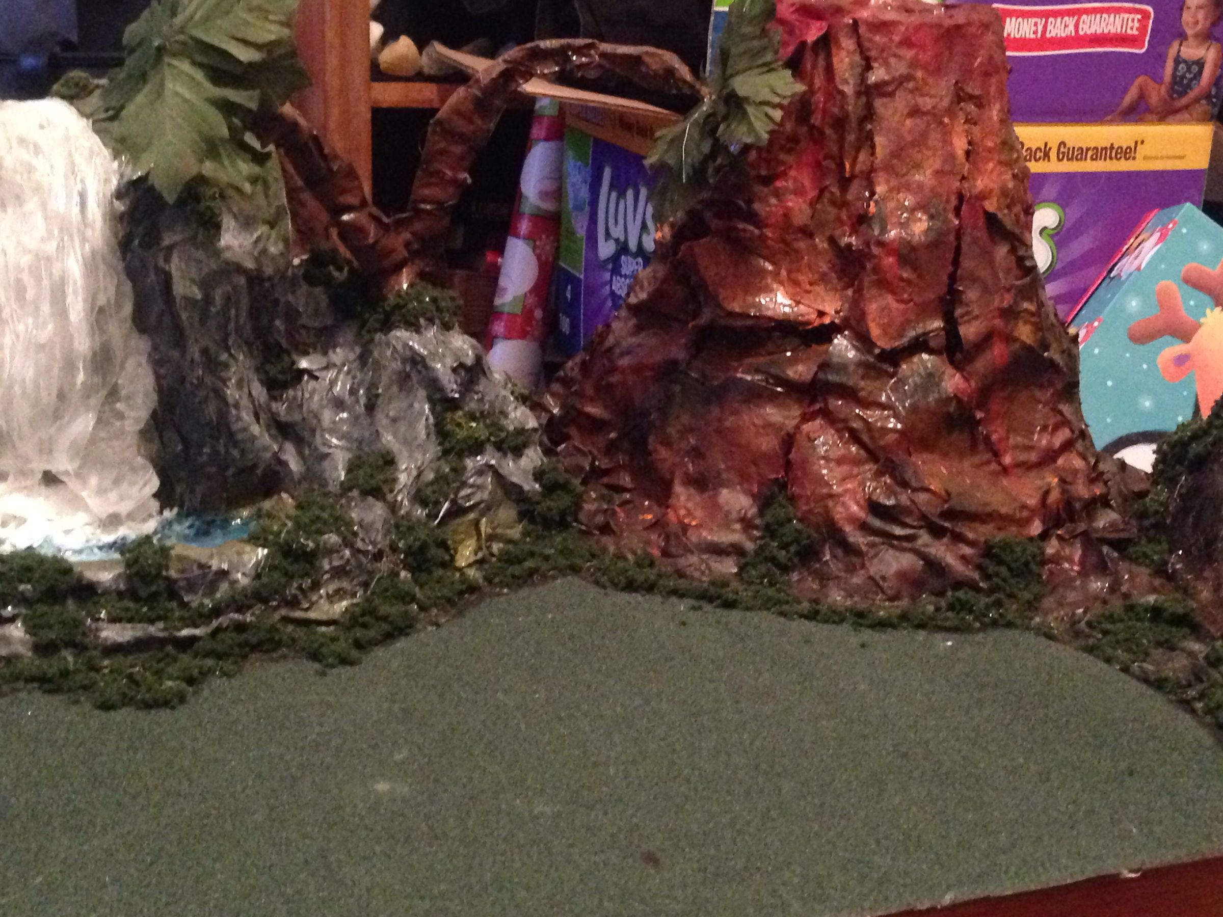 Dinosaur Play Table "JURALEX PARK" : 9 Steps (with Pictures ...