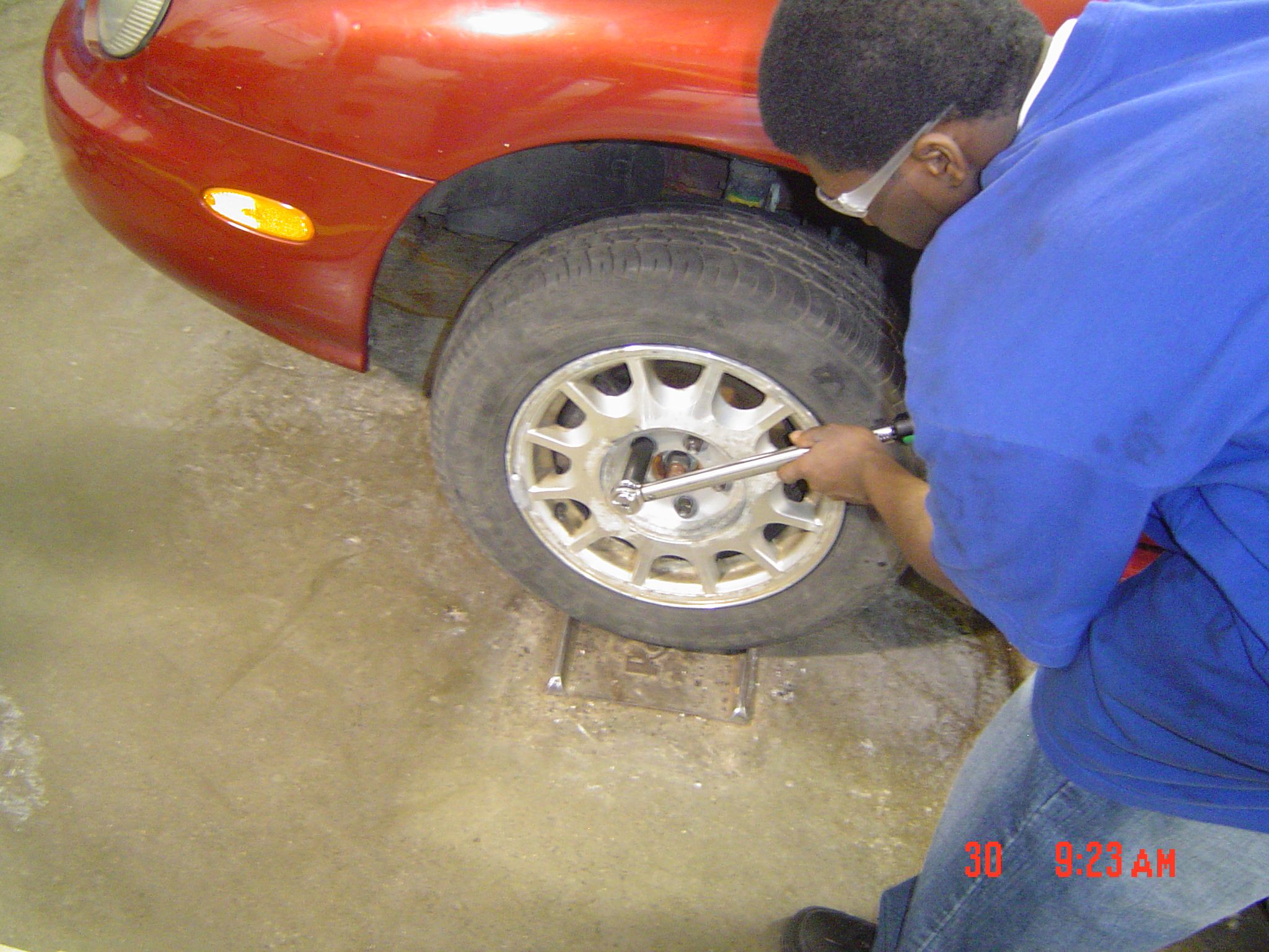 Changing and Rotating Tires : 6 Steps - Instructables