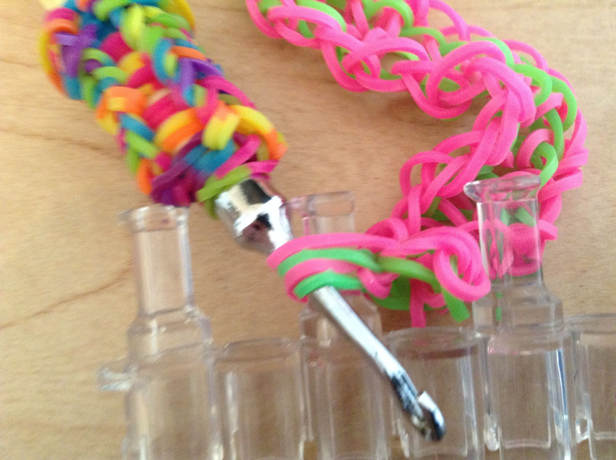 Rainbow Loom Dragon Scales Bracelet : 5 Steps - Instructables