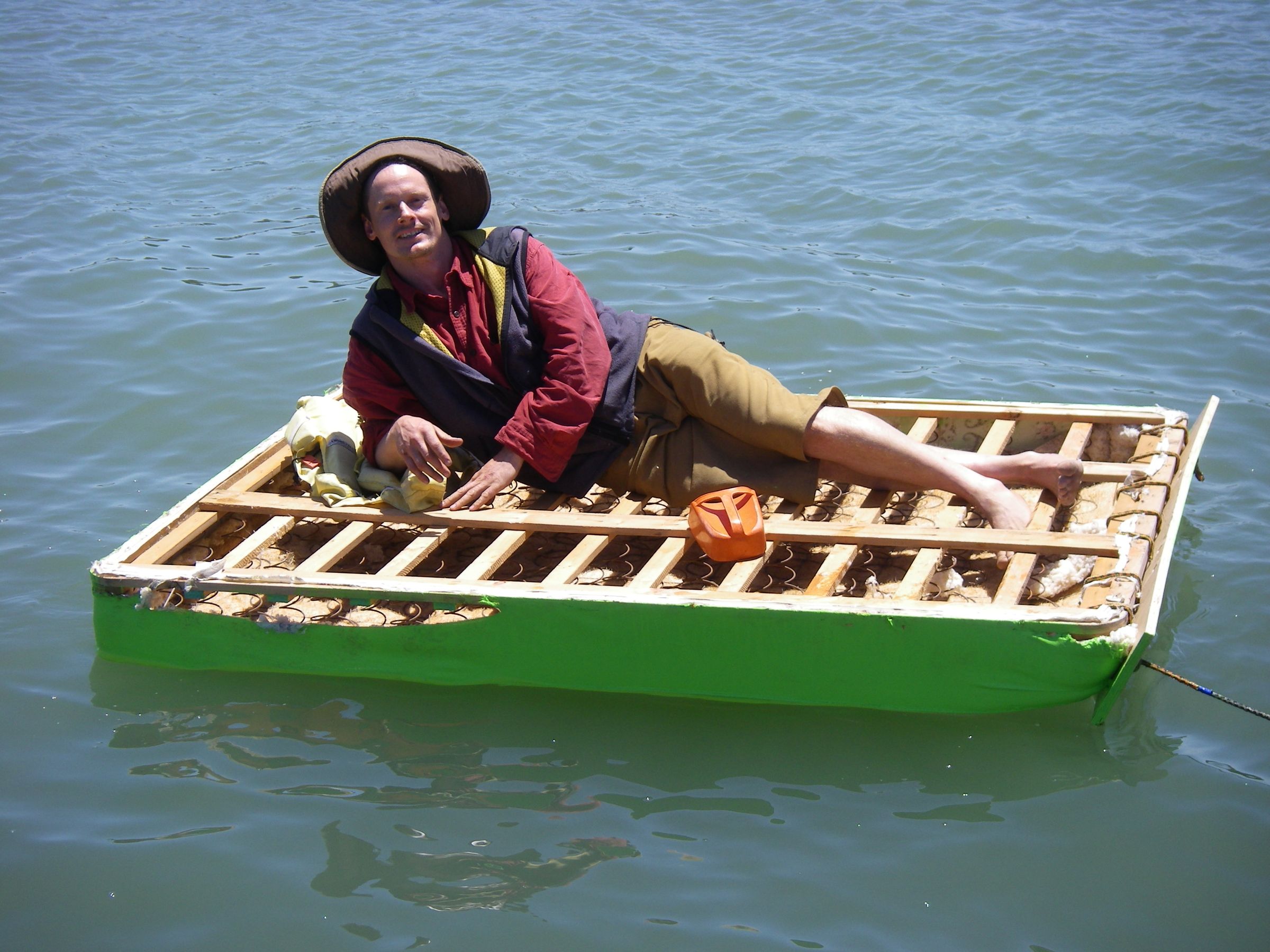Painted Mattress Survival Boat : 19 Steps (with Pictures) - Instructables