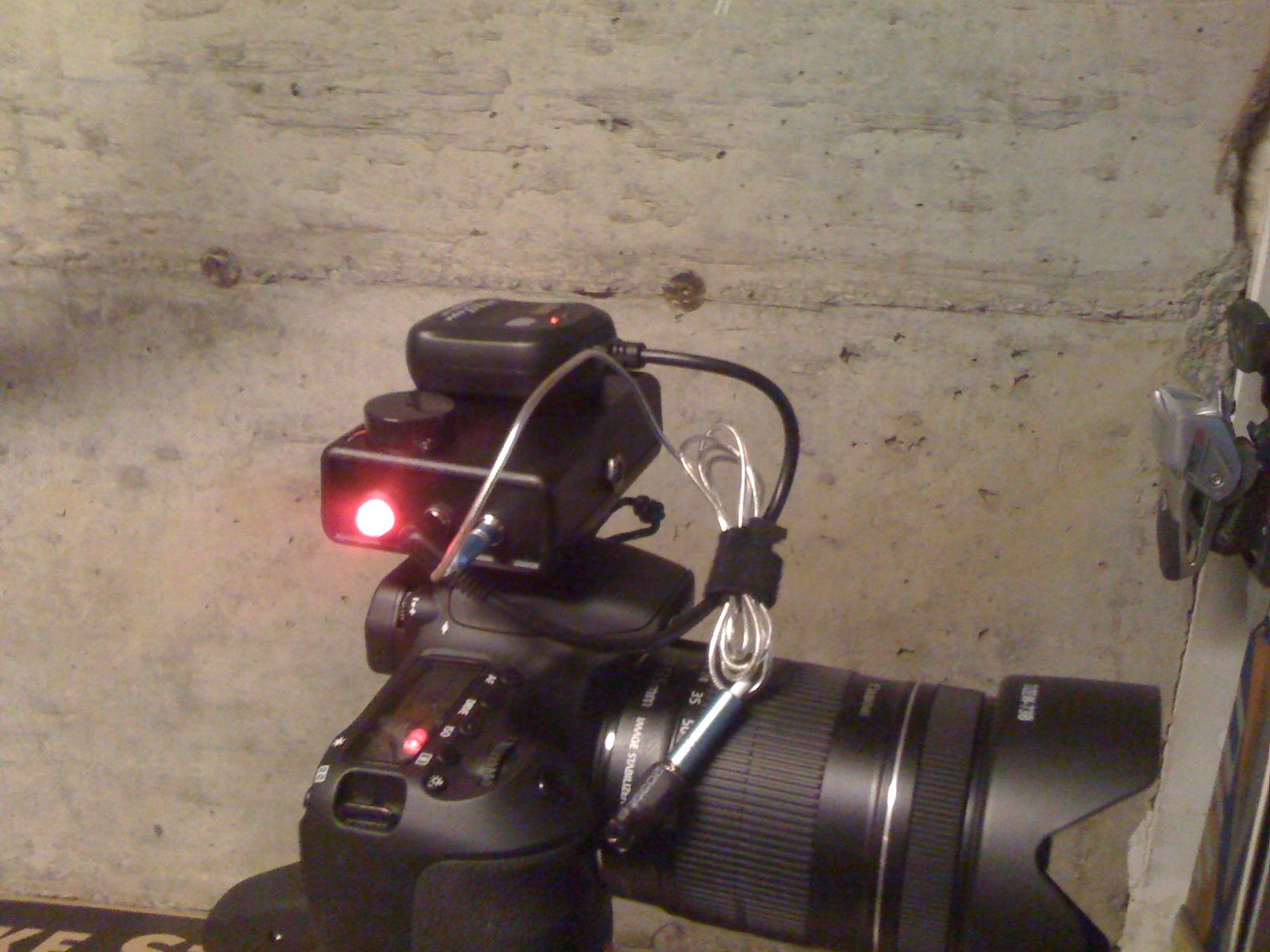 Remote Canon DSLR Video Trigger : 5 Steps - Instructables