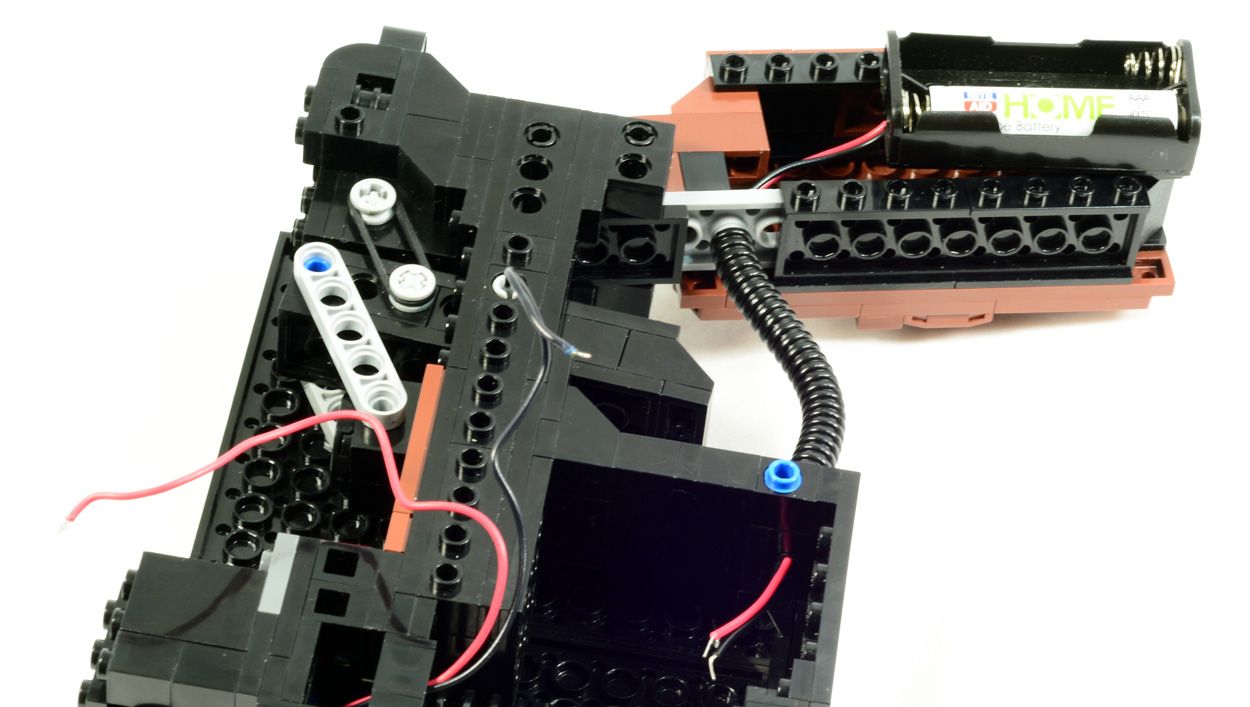 Electronic LEGO DL-44 Blaster (Light & Sound) : 11 Steps (with Pictures ...