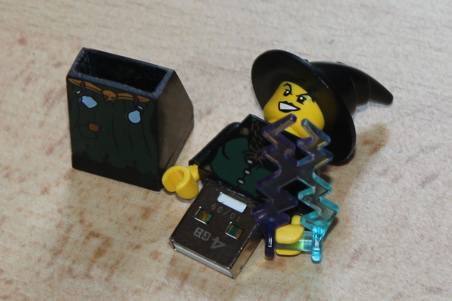 Lego Figure USB Drive : 4 Steps (with Pictures) - Instructables