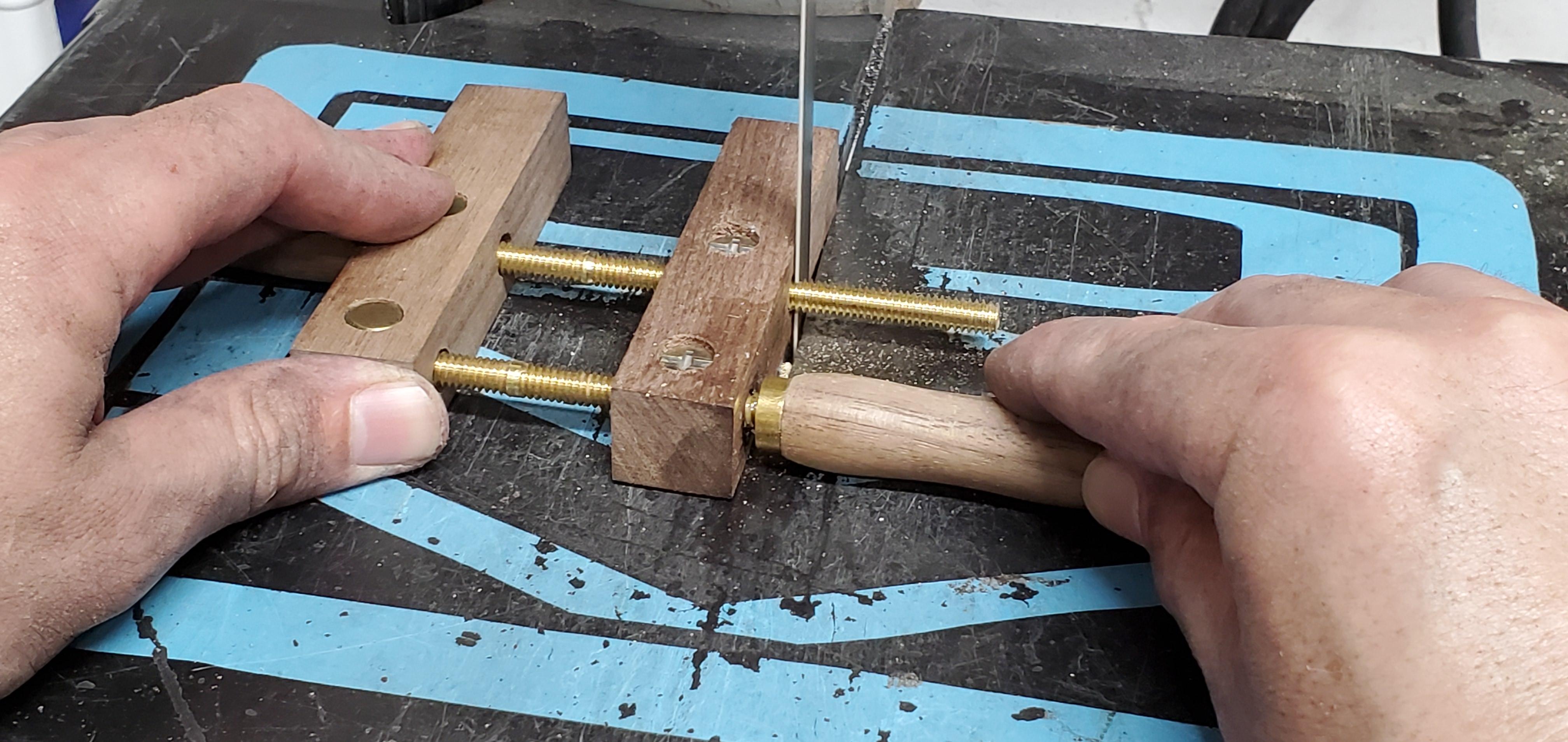 How to Make Handscrew Clamps : 14 Steps (with Pictures) - Instructables