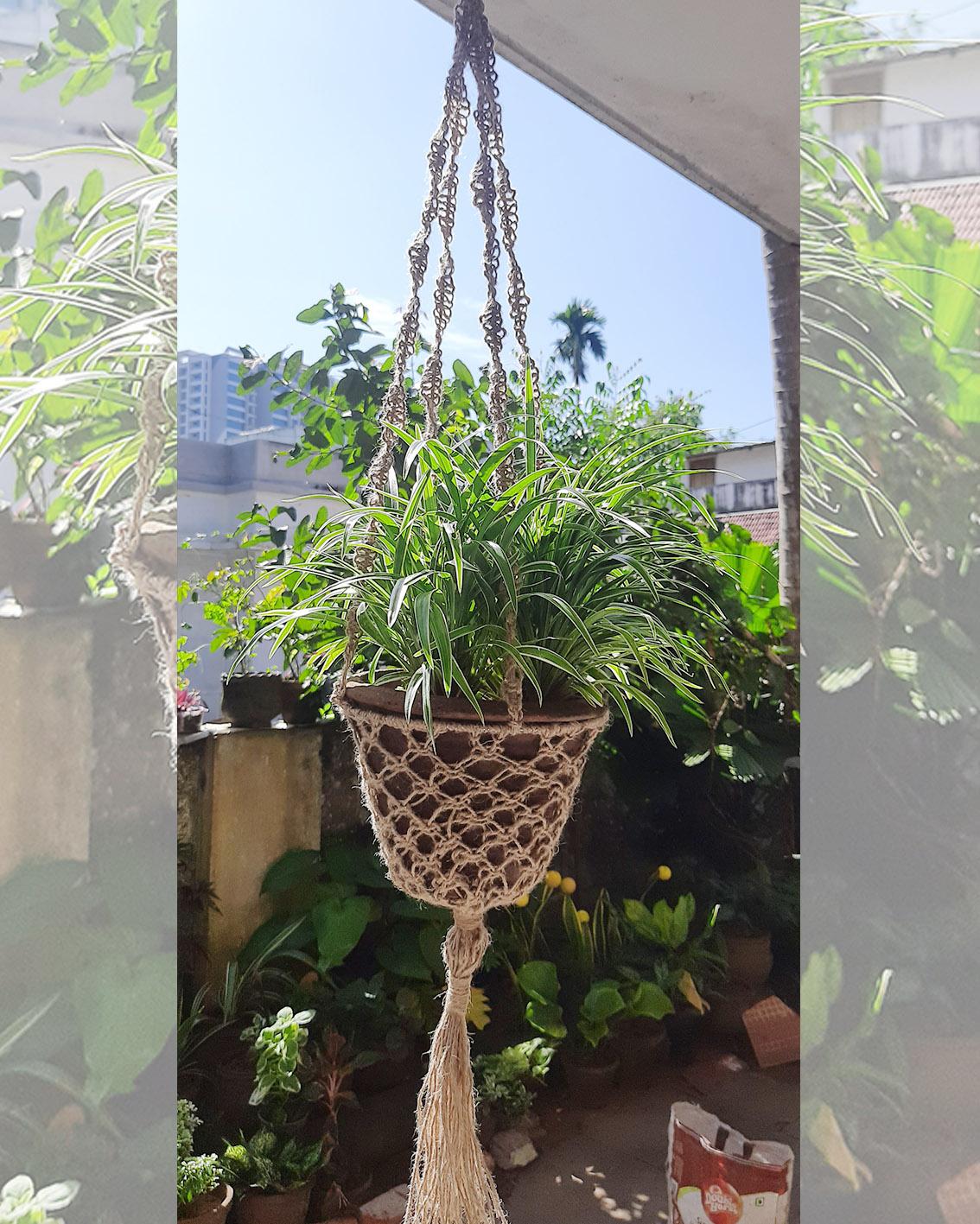 RECYCLED JUTE MACRAME PLANT HANGER : 8 Steps - Instructables