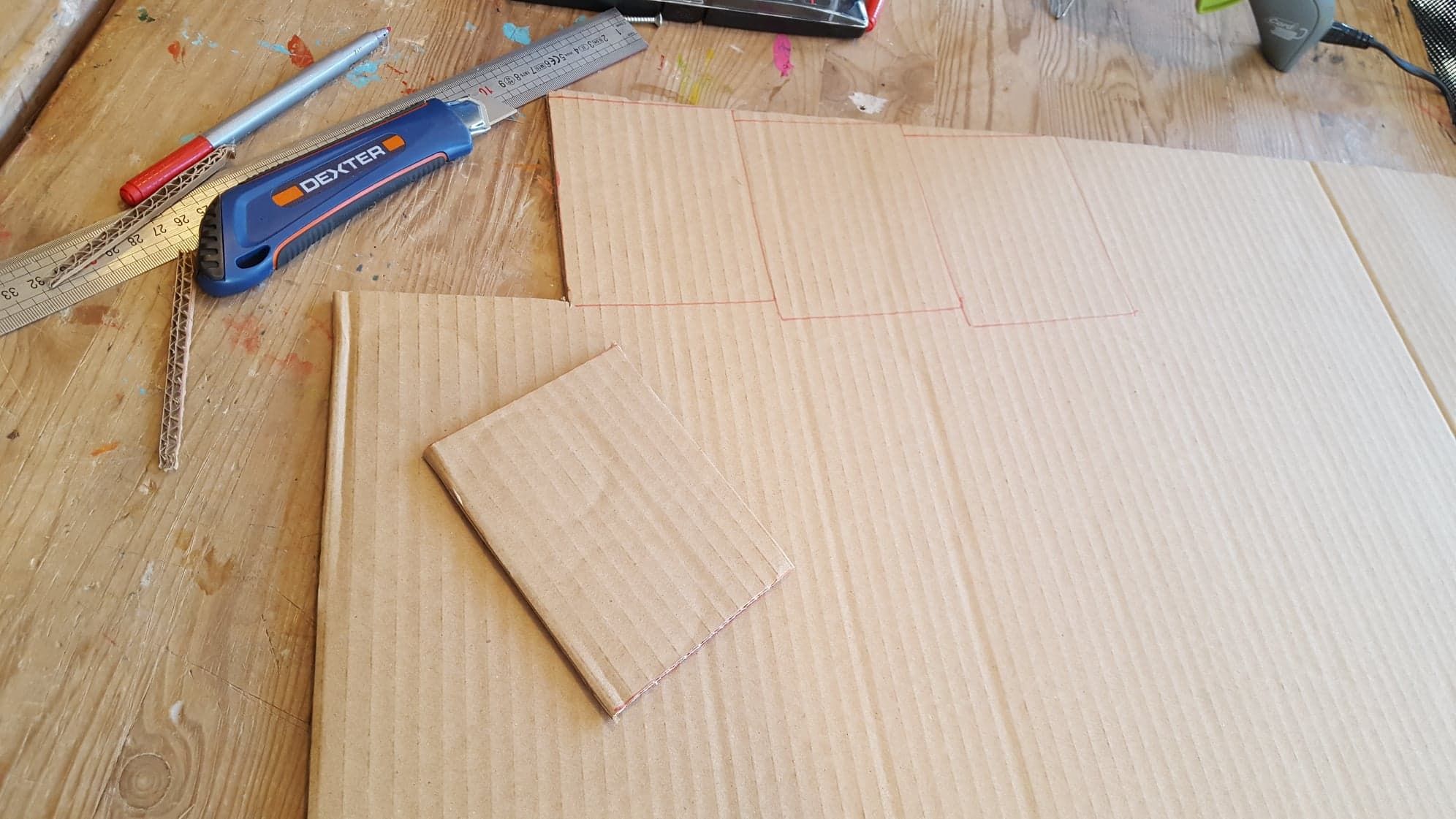 Cardboard Loot Llama Fortnite : 10 Steps (with Pictures) - Instructables