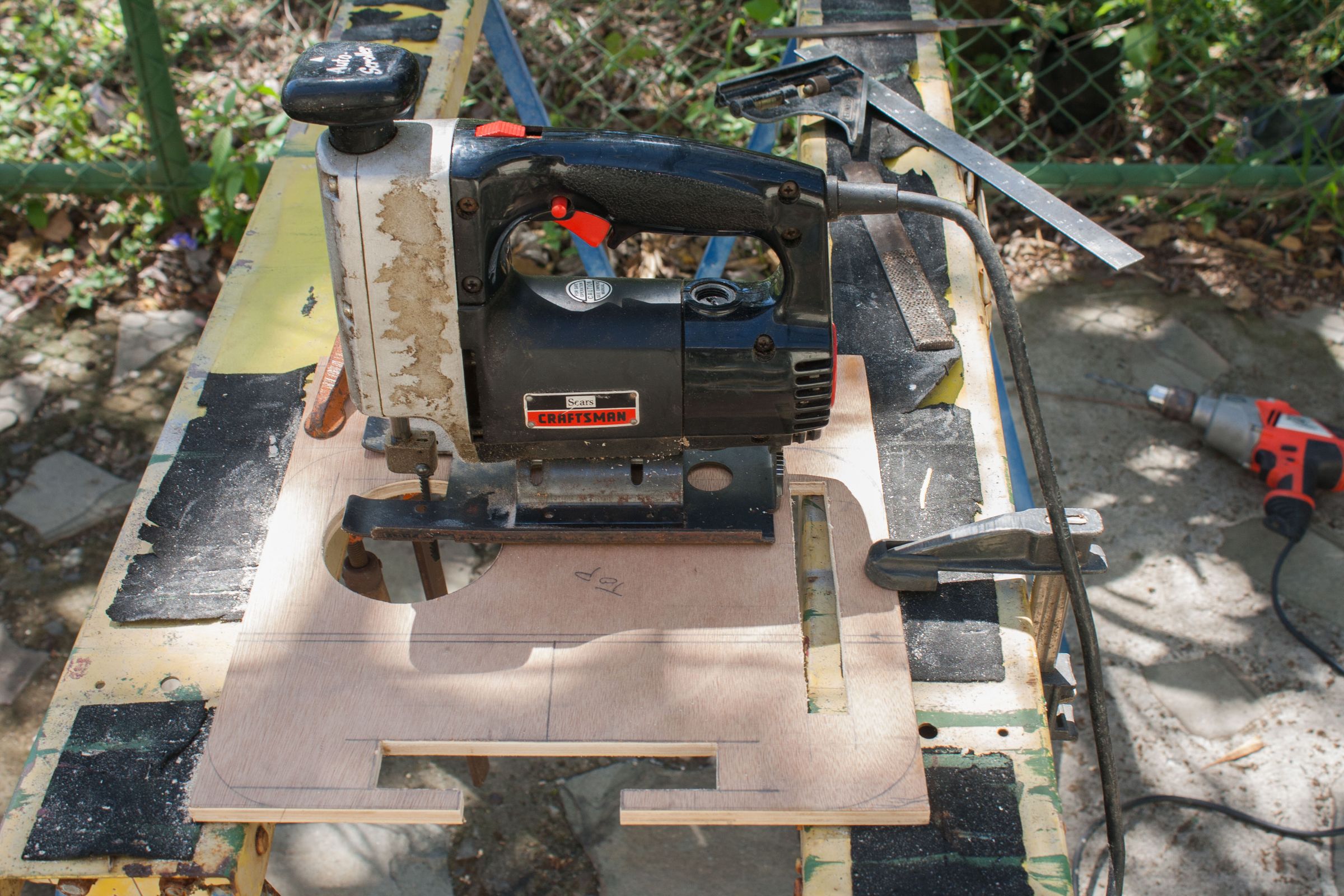 Side Table for a Zero Gravity Chair : 7 Steps (with Pictures ...