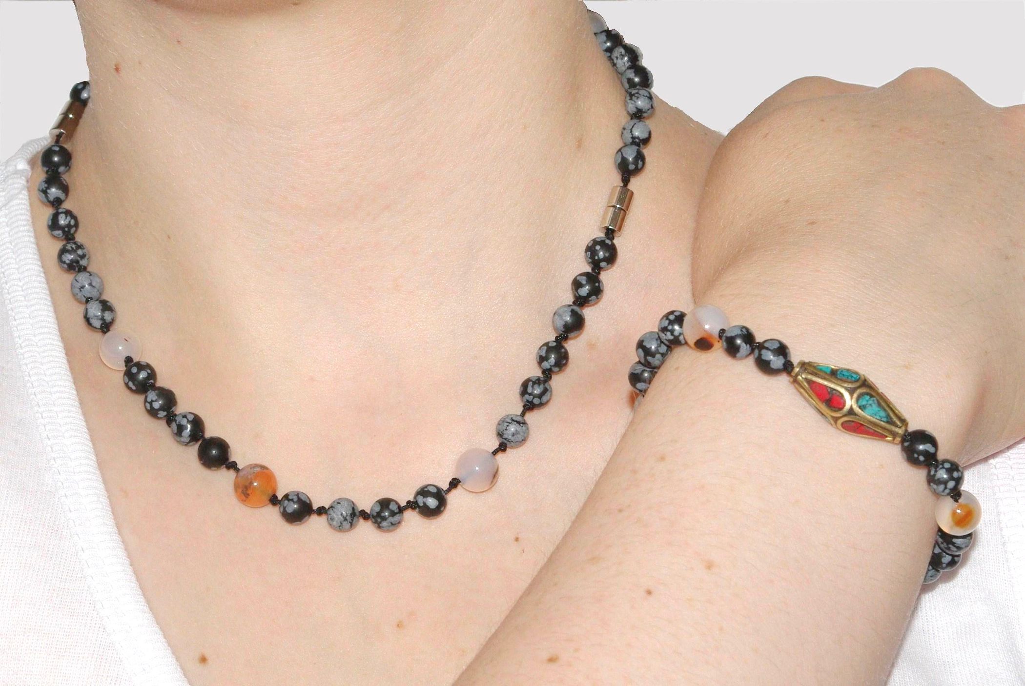 Making a Convertable Bracelet / Necklace/ Choker Handknotted : 4 Steps ...