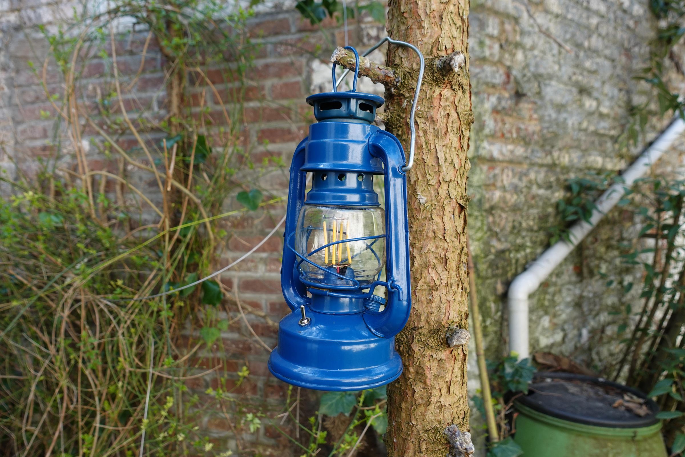 Turning a Broken Oil Lamp Into a Battery Powered LED Lamp : 3 Steps ...