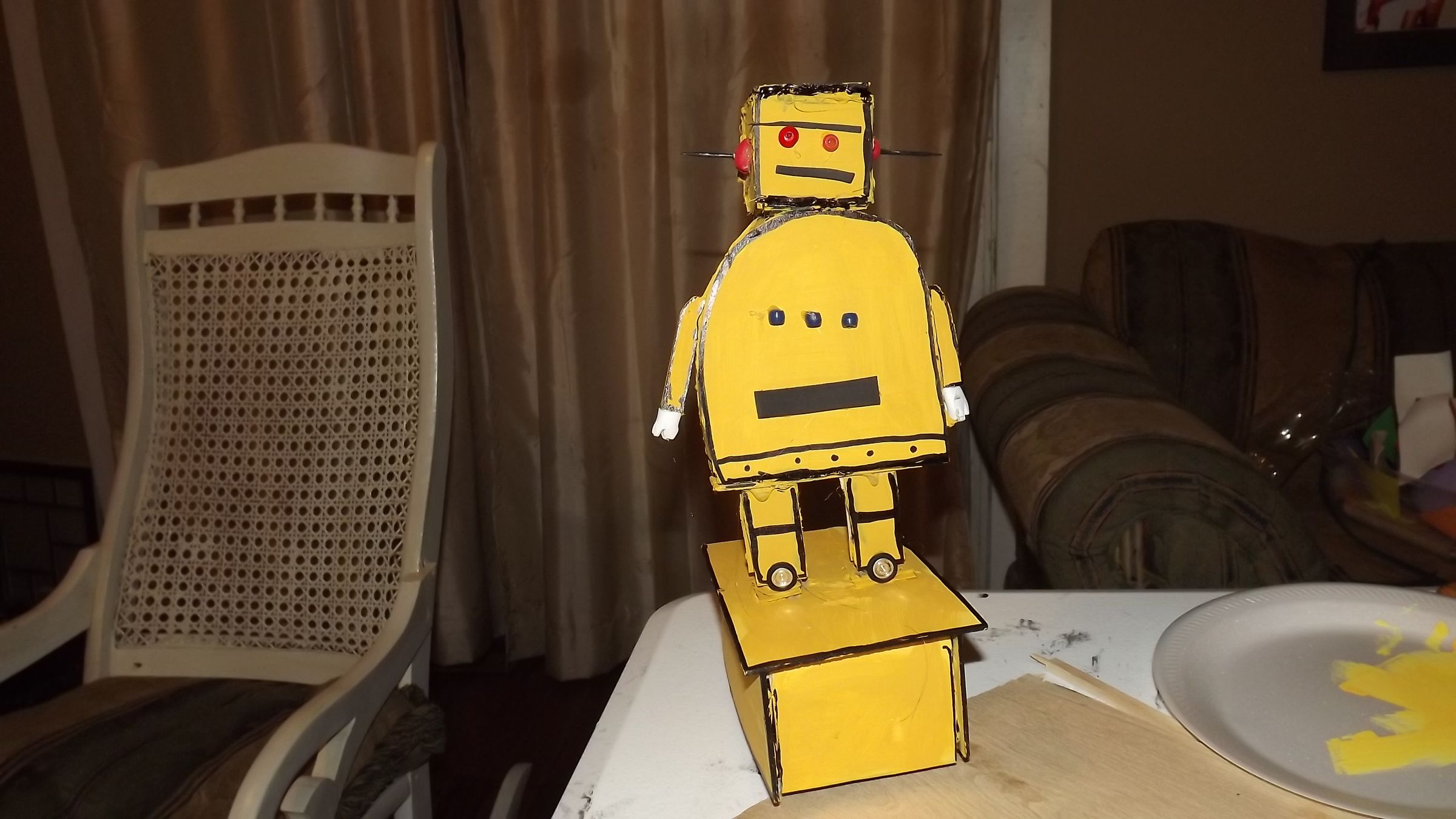 Yellow Instructables ROBOT - Instructables