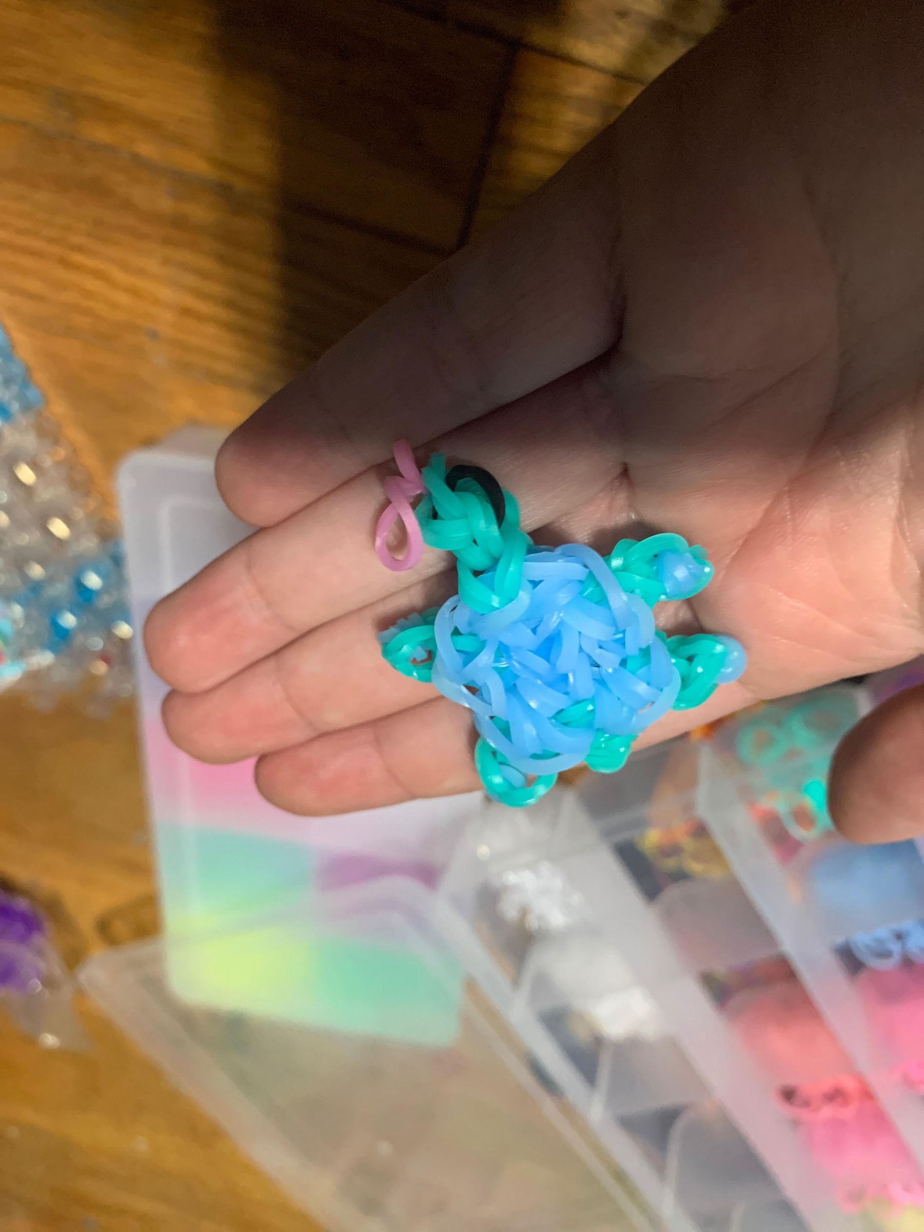Rainbow Loom, Turtle Charm : 8 Steps (with Pictures) - Instructables