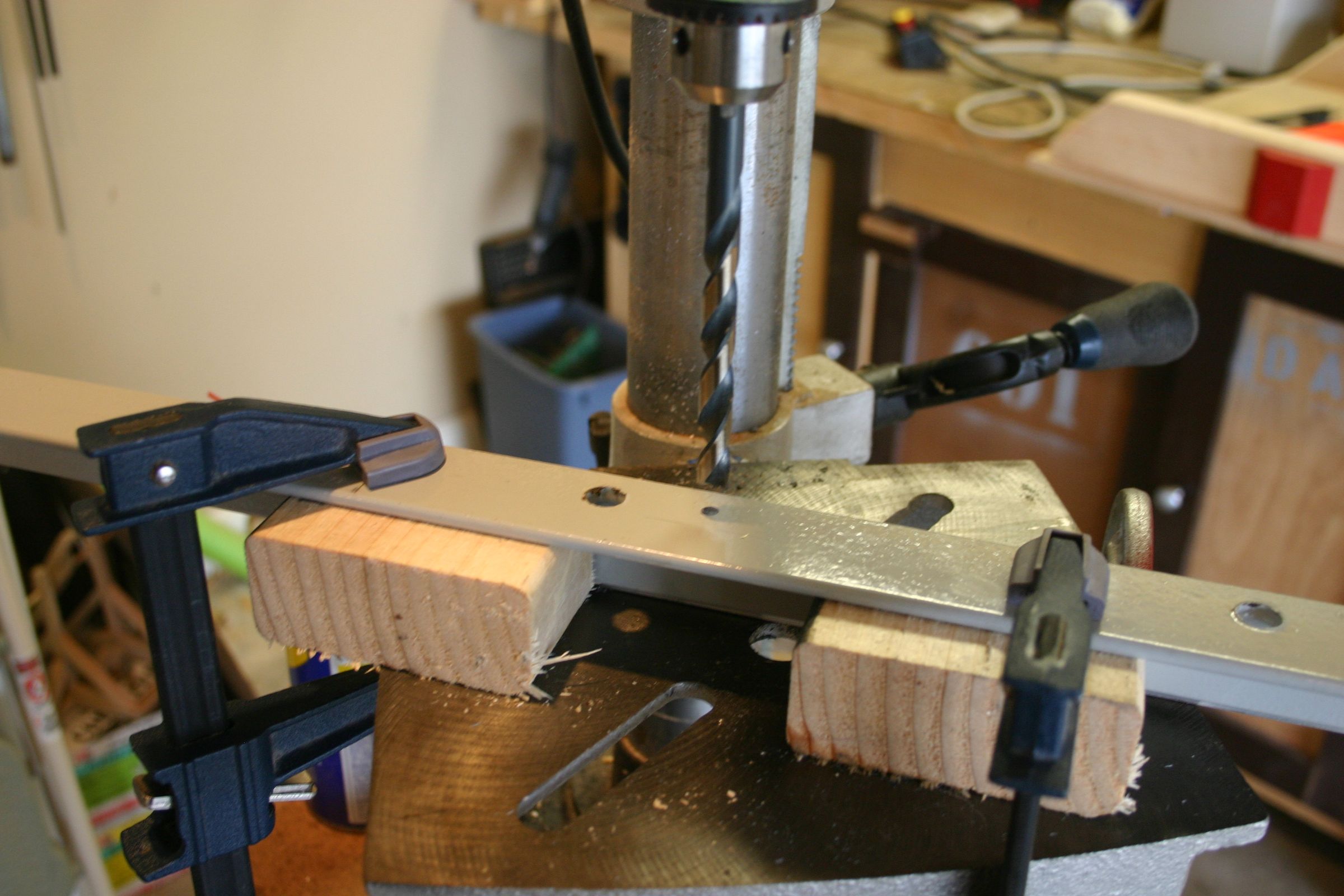 Retrofitting a Delta T2 Fence to a Craftsman Table Saw : 7 Steps ...